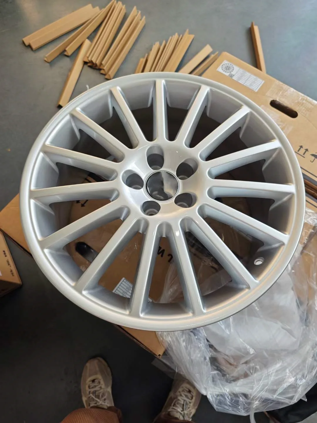 YXQ RTS New Chrome Forged Wheels Rim 8j 5 Multi Spoke Sliver for R32 ...