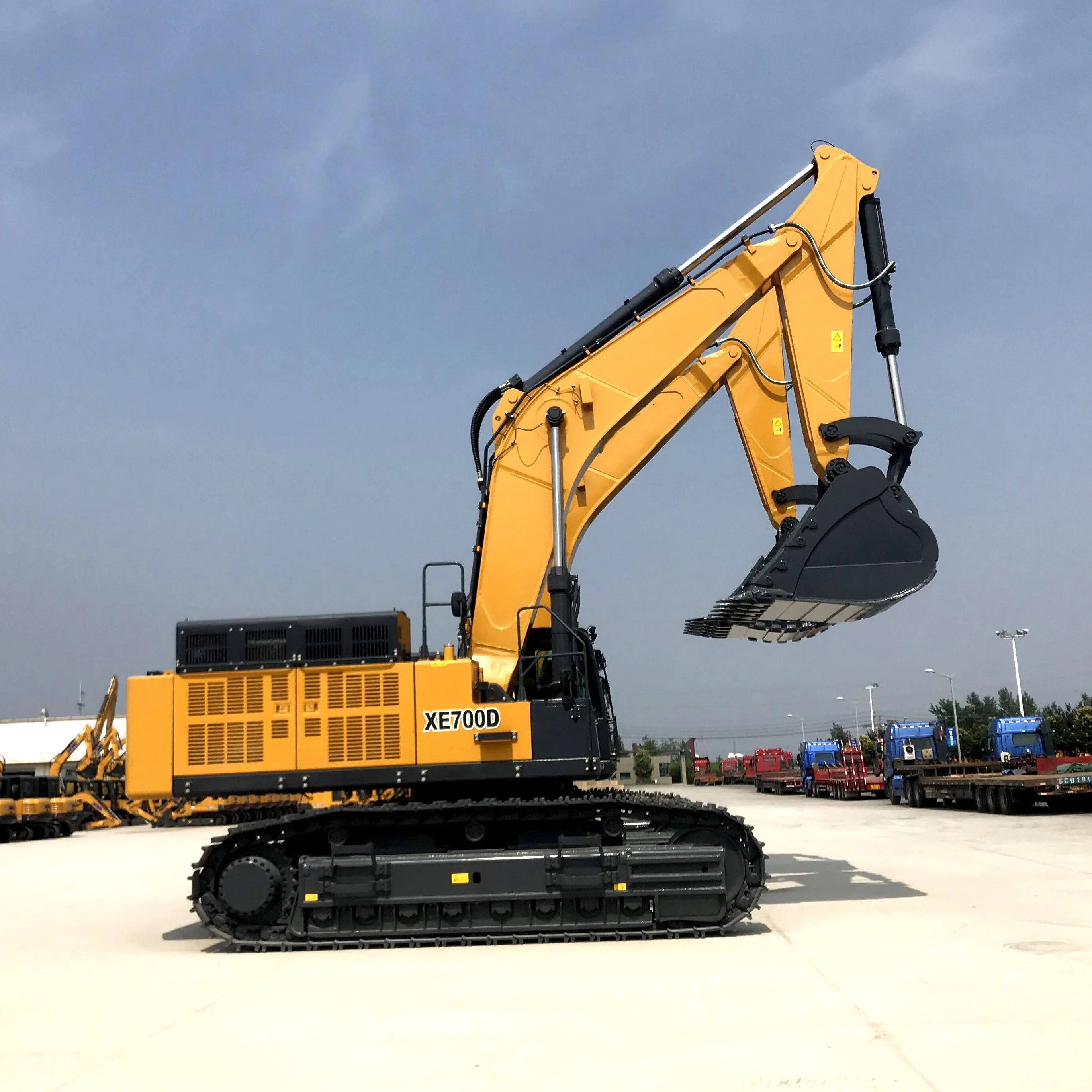 50 Ton Large Mining Excavator XE520DK With Rock Breaker Excavator ...