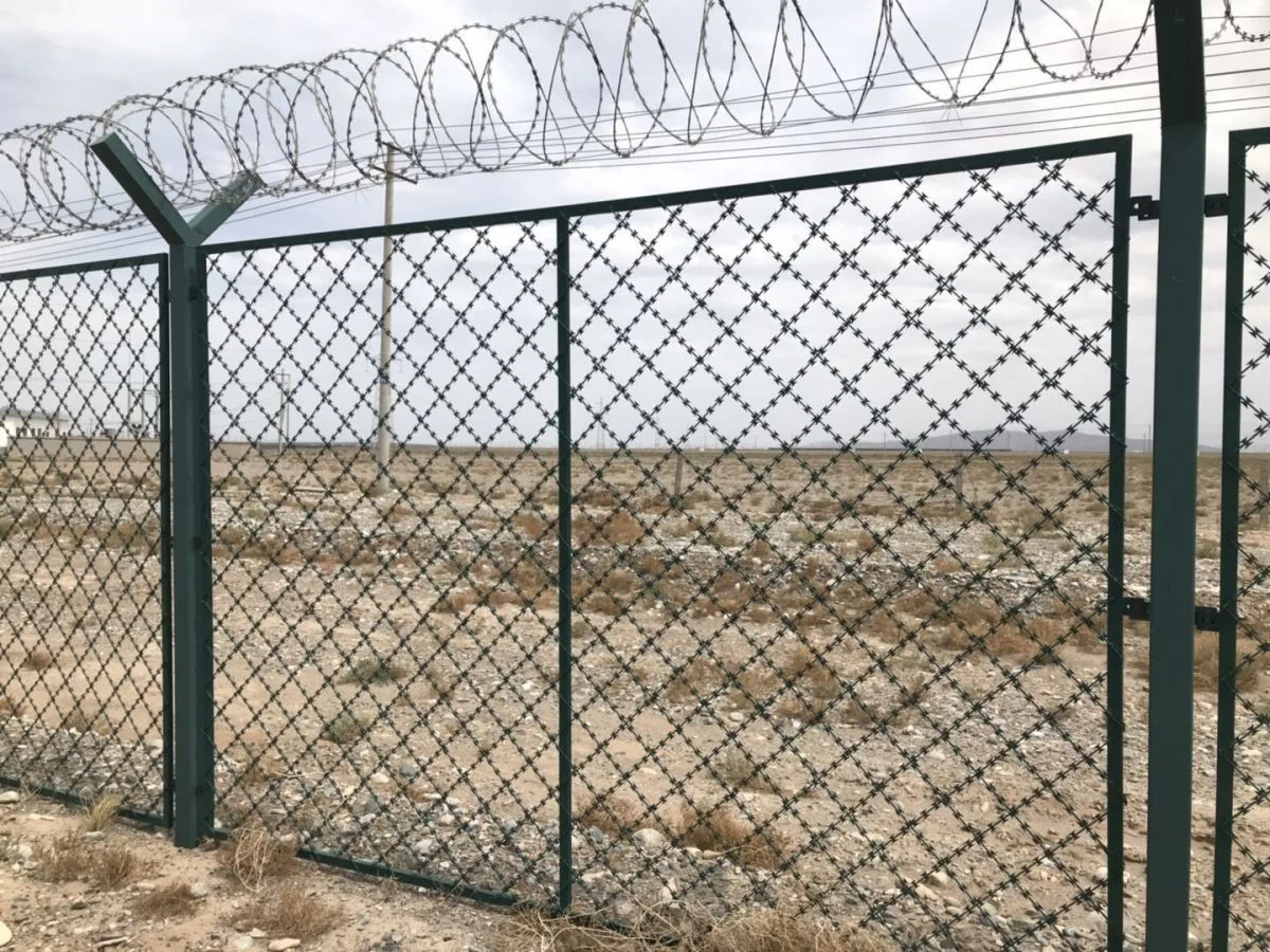 Stainless Steel Concertina Razor Barded Wire / Single Loop Rust Proof ...