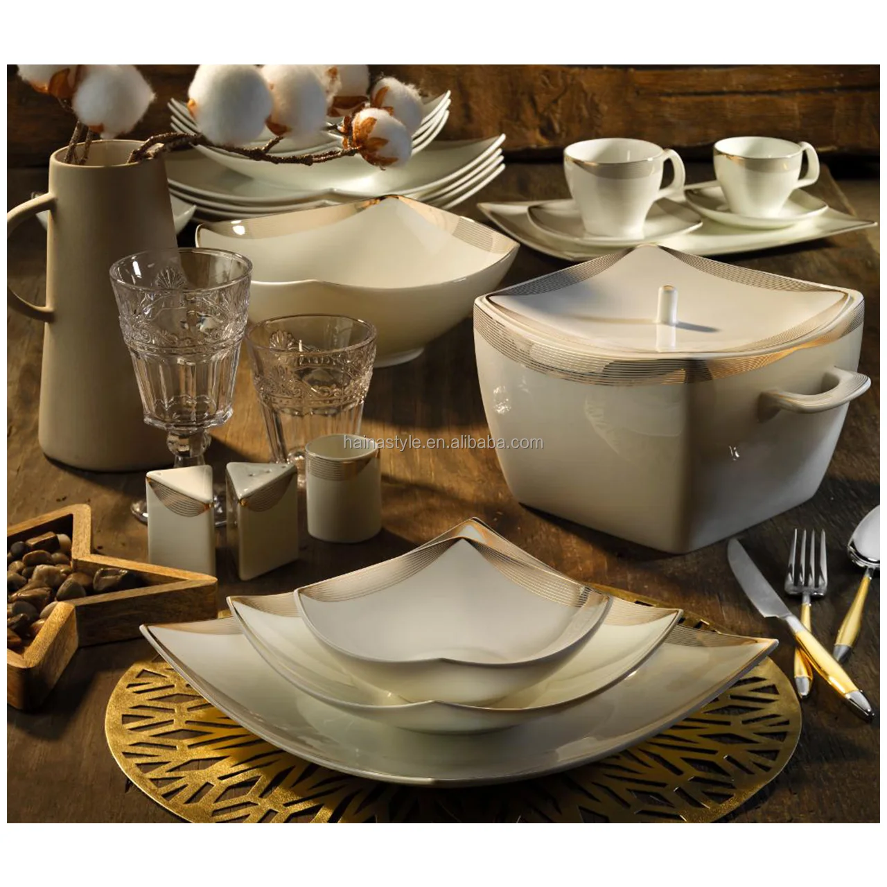 Turkish 24pcs Fine Bone China Dinnerware Sets with Gold Decal