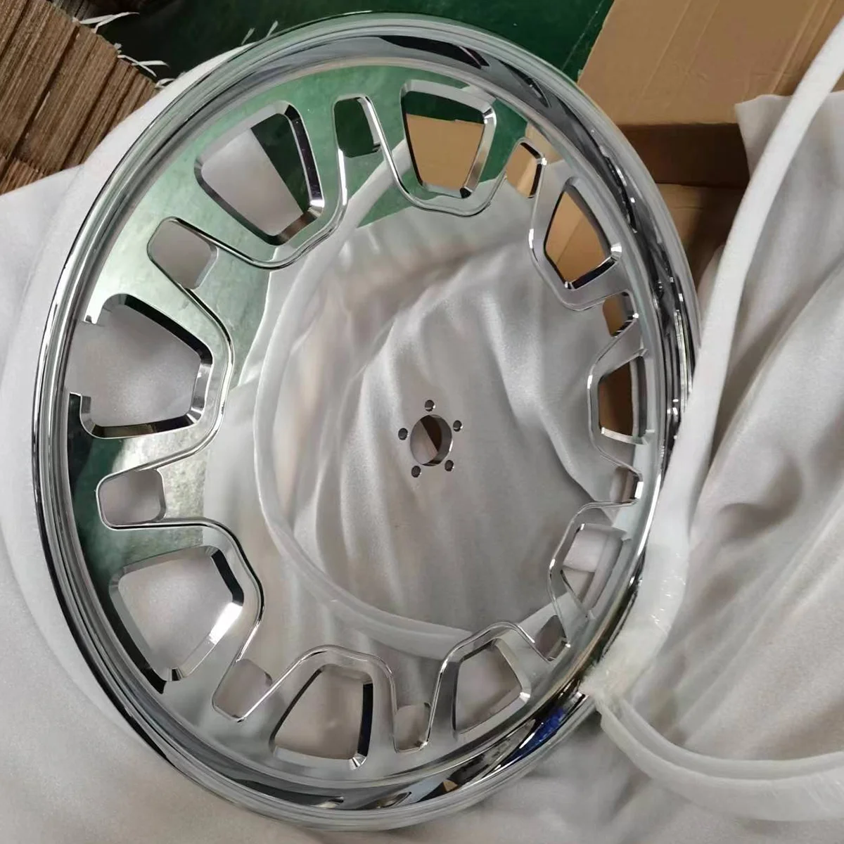 Custom 32-inch Extra-large Forged Aluminum Rims With Chrome Effect ...