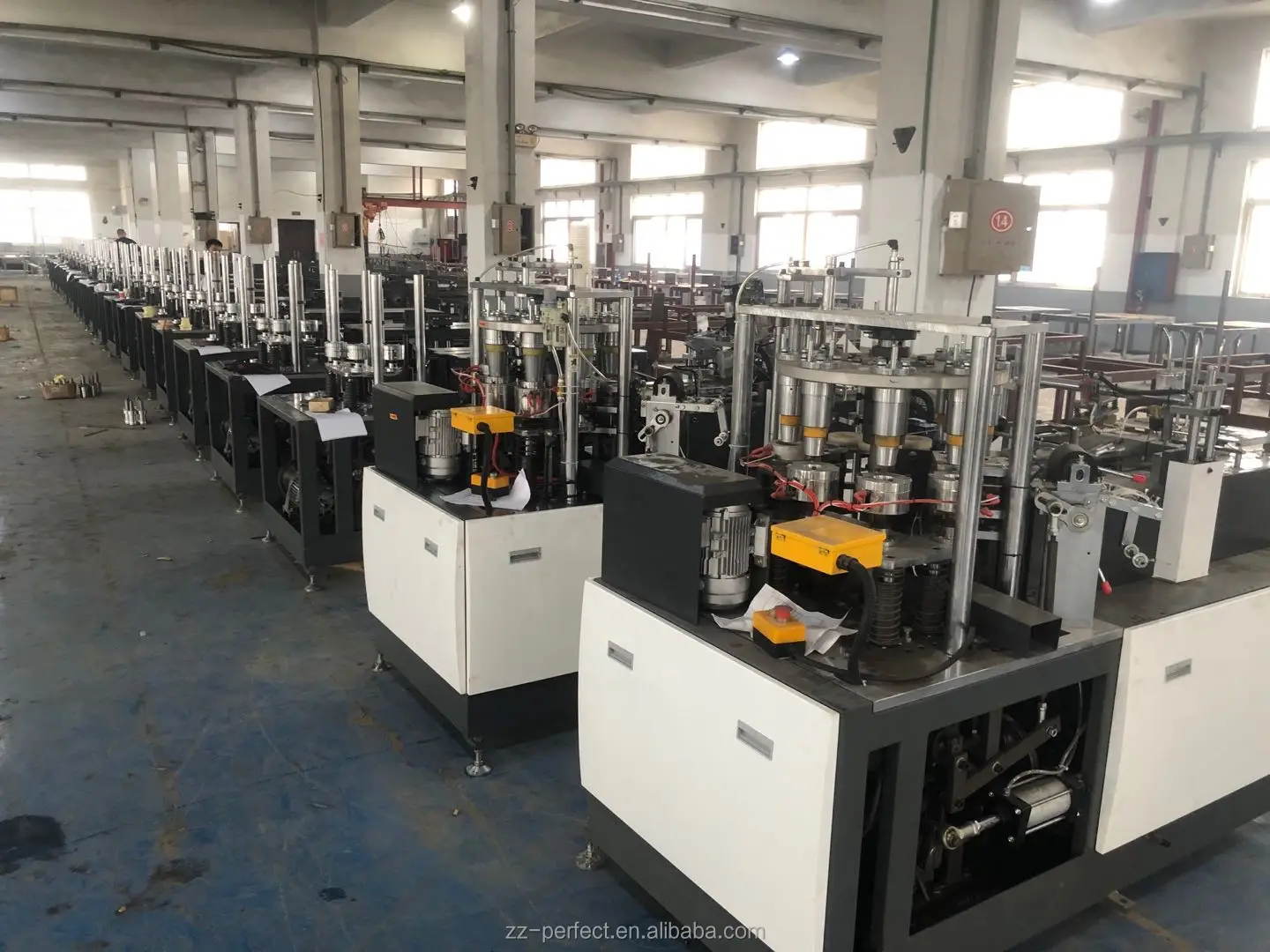 Mini Low Cost Full Servo Disposable Paper Coffee Cups Making Machine ...