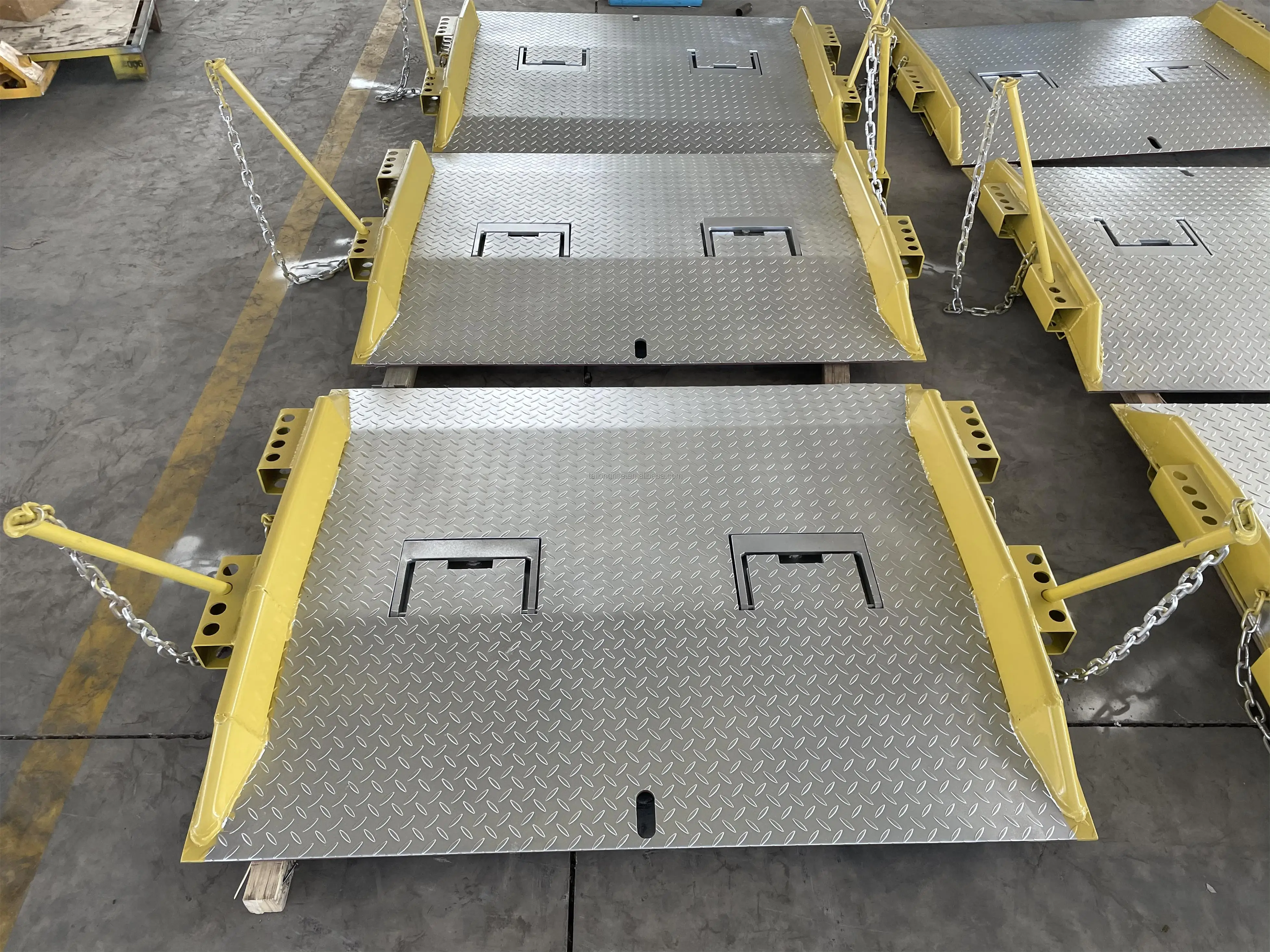 Durable Steel Dock Plates - Load Capacity 15000lbs/20000lbs