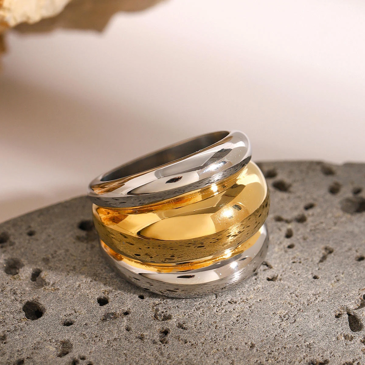 Fashion Smooth 18k Gold Plated Stainless Steel Gold and Silver Colored ...