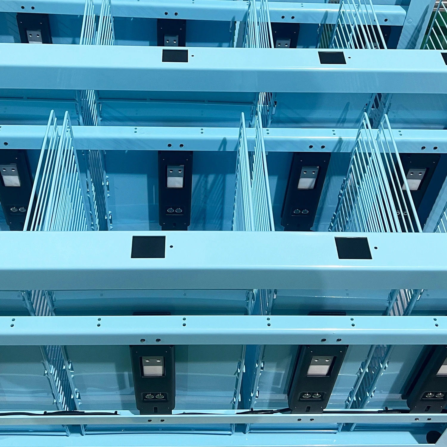 Monolithiot Smart Shelves - Efficient Inventory Management