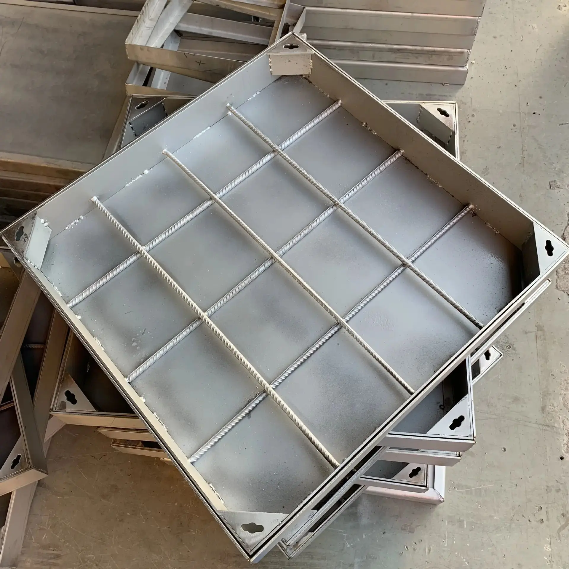 Swimming Pools Manhole Cover Square 20x20 Inches Sanitary Round Tank ...