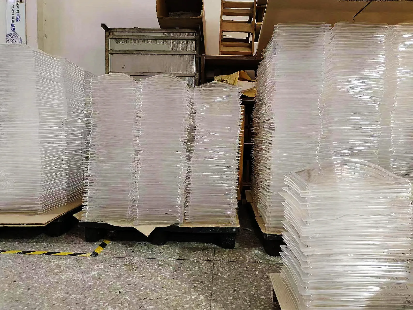 Transparent Lucite Cake Box - Personalized Acrylic Tray