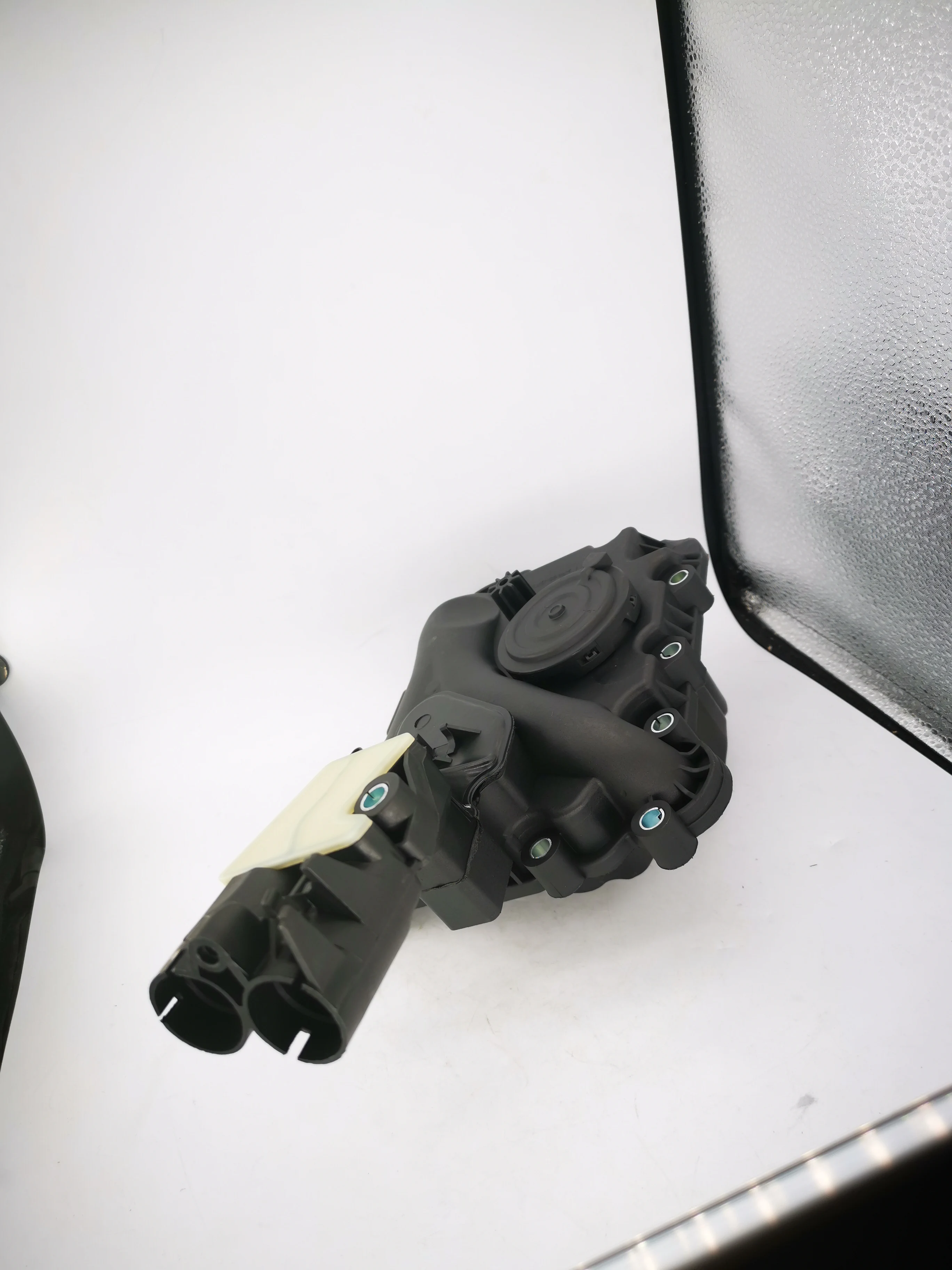 Engine Crankcase Vent Valve Oil Separator 06e103547 For Audi Q5 A6 C6 ...