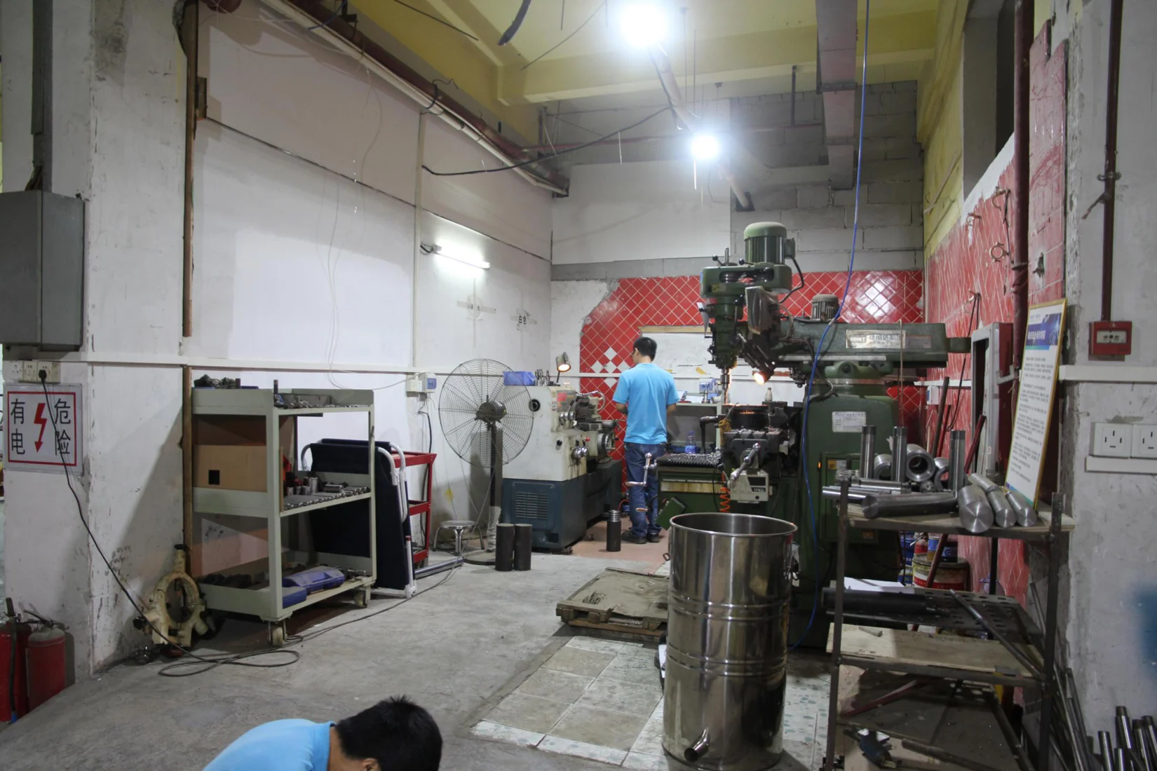 OTM Portable Manipulator Arm - Efficient Metal Sheet Lifting