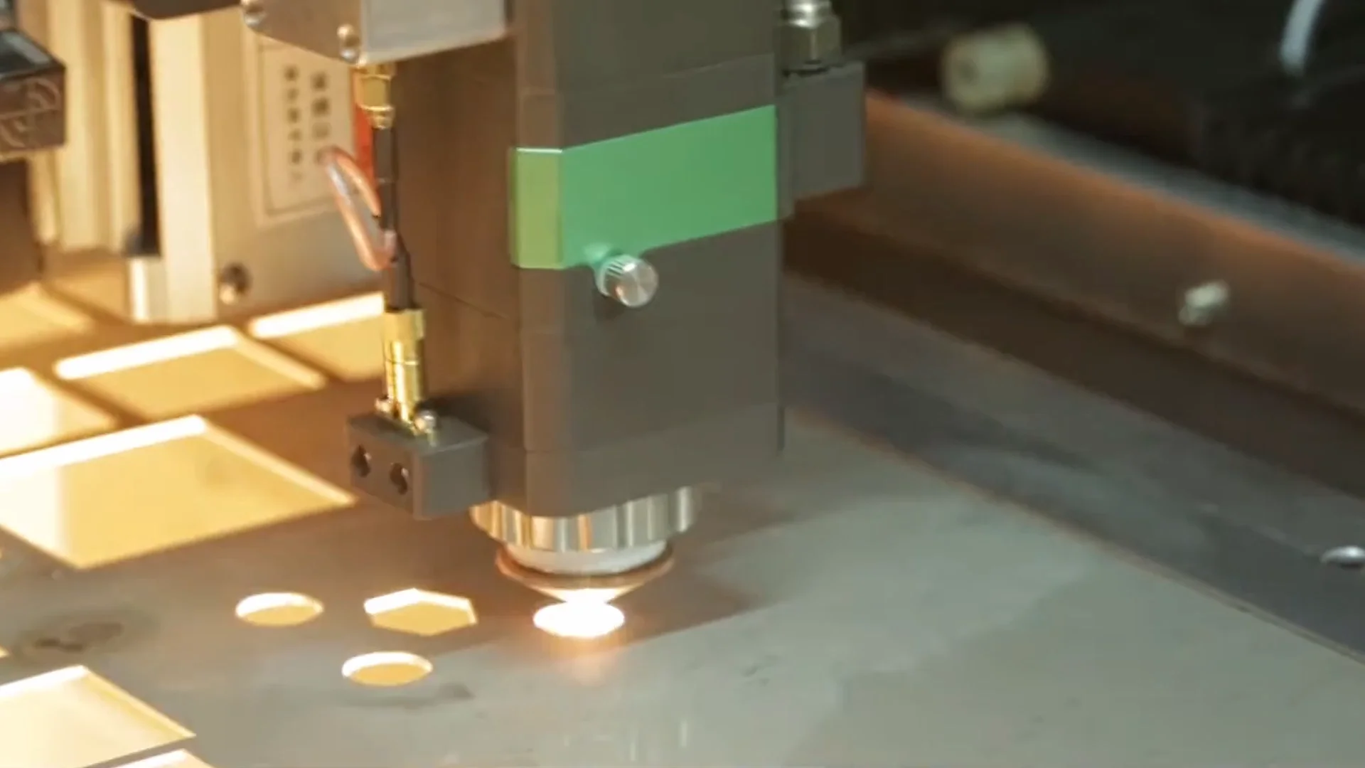 1.5kw Bm109 Raytools Auto Focus Laser Cutting Head - Buy Fiber Laser ...