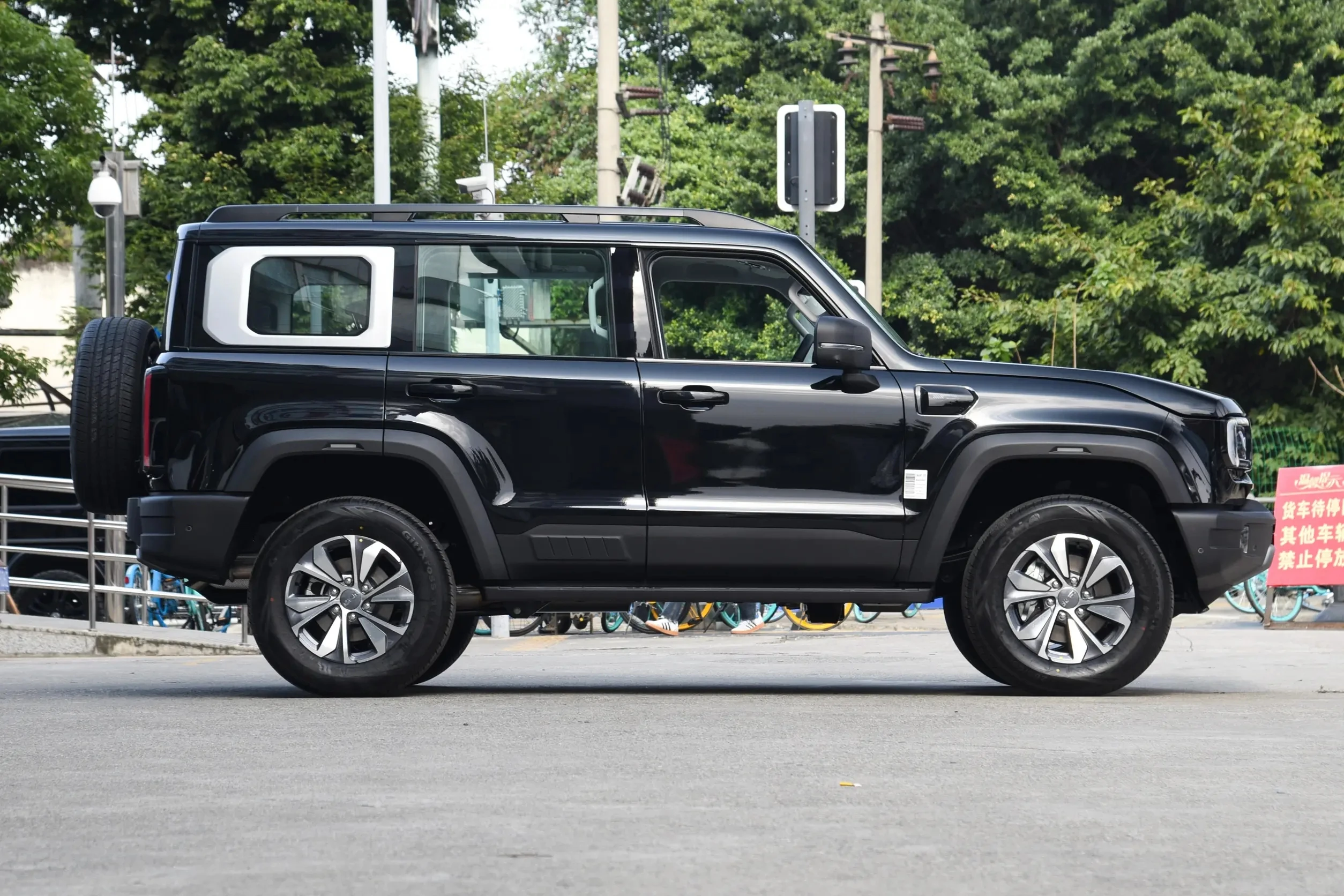 2024 Beijing Bj40 Petrol Suv 2.0t 245hp Luxury 4wd China New Cars With Cheap Price - Buy Beijing ...