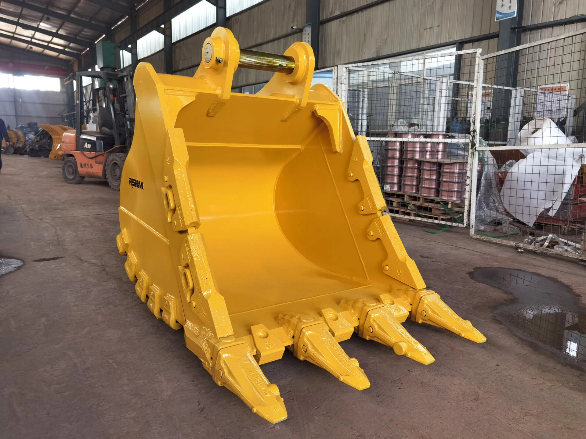 25 Ton Backhoe Excavator Bucket - Reinforced Rock Digging