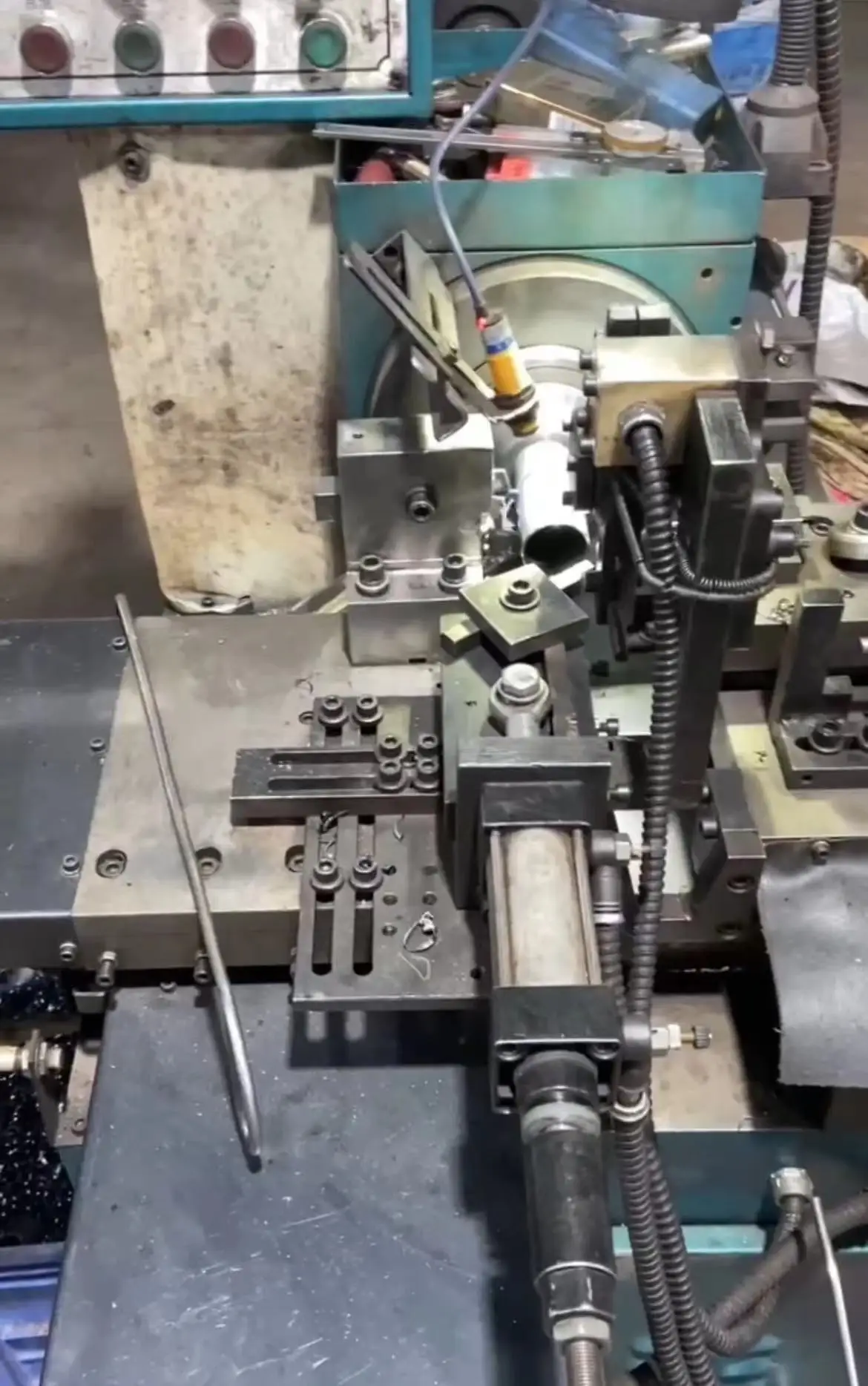 0203169000 China Truck Parts - Leaf Spring Suspension Bush Spring ...