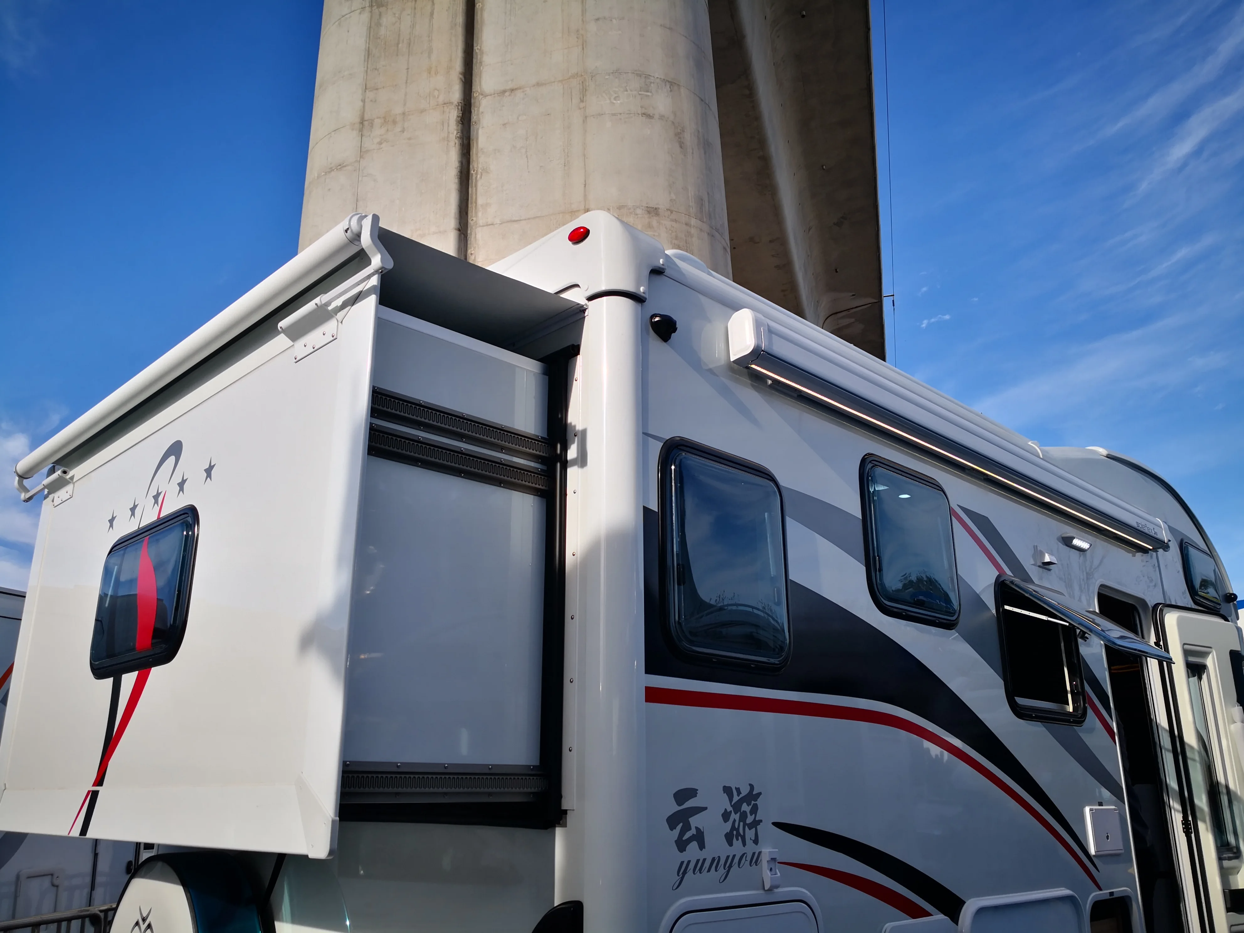 Soleflex S27 Side Mounted RV Awning - Durable & Versatile