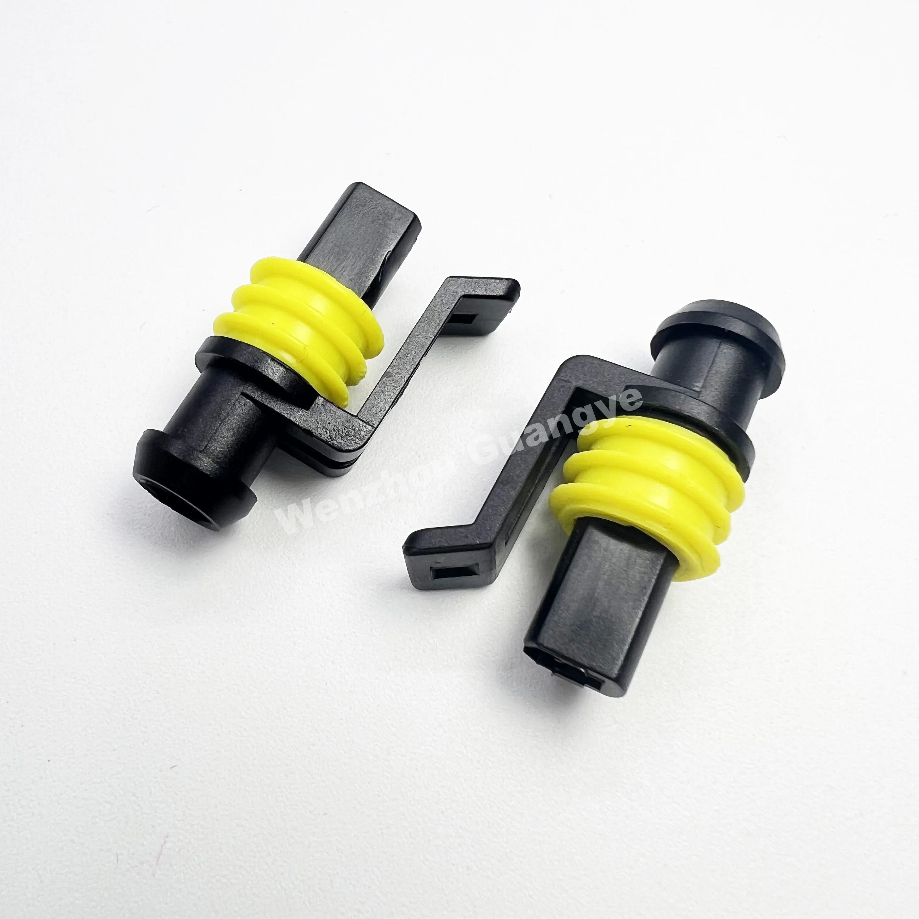282079-1 282103-1 Female Superseal 1.5 Series 1 Pin Connectors