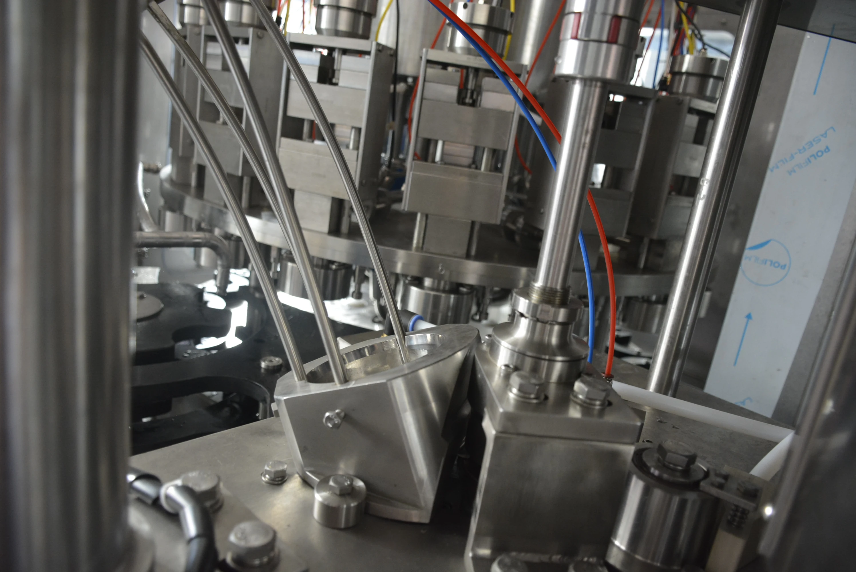 Natural Mineral Water With Gas Fresh Beer Filling Machine Has High ...