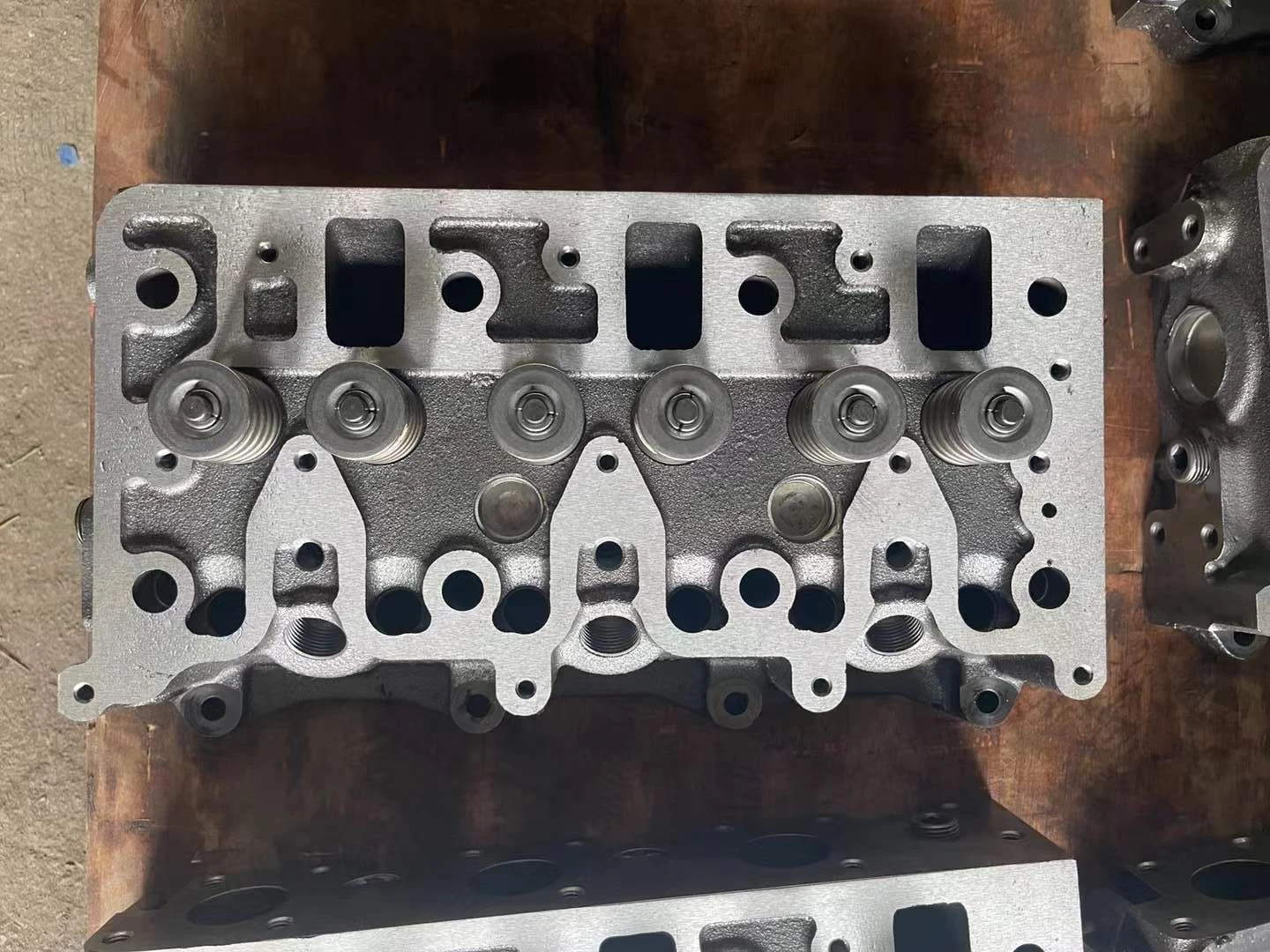 Complete Cylinder Head For Isuzu Excavator 3ld1 3ld2 - Buy 3ld1,3ld2 ...