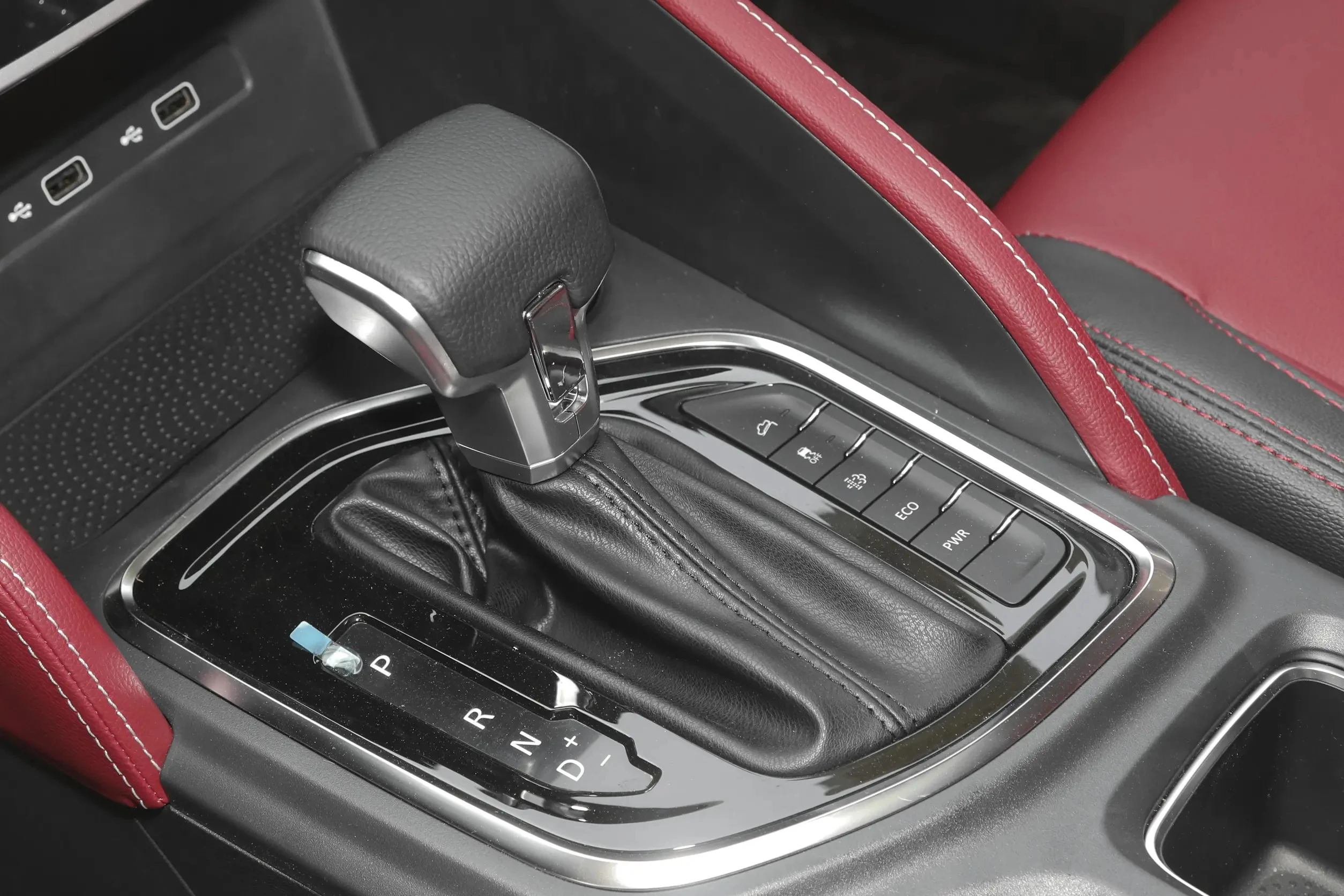 SAIC Maxus T70 Diesel Pickup Truck - Reliable Utility Vehicle