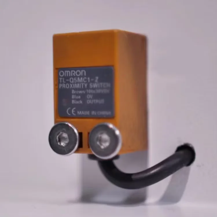 Dr. Bang Automatic Fabric Cutting Table for Cutting Jogging Suitscutting Clothes Pants Surgical ...