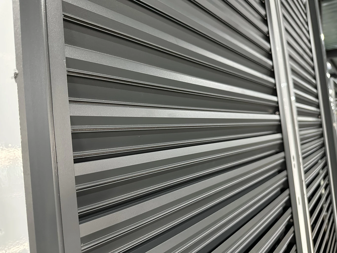 Modern Ventilation Casement Louver - Aluminium Shutter Door