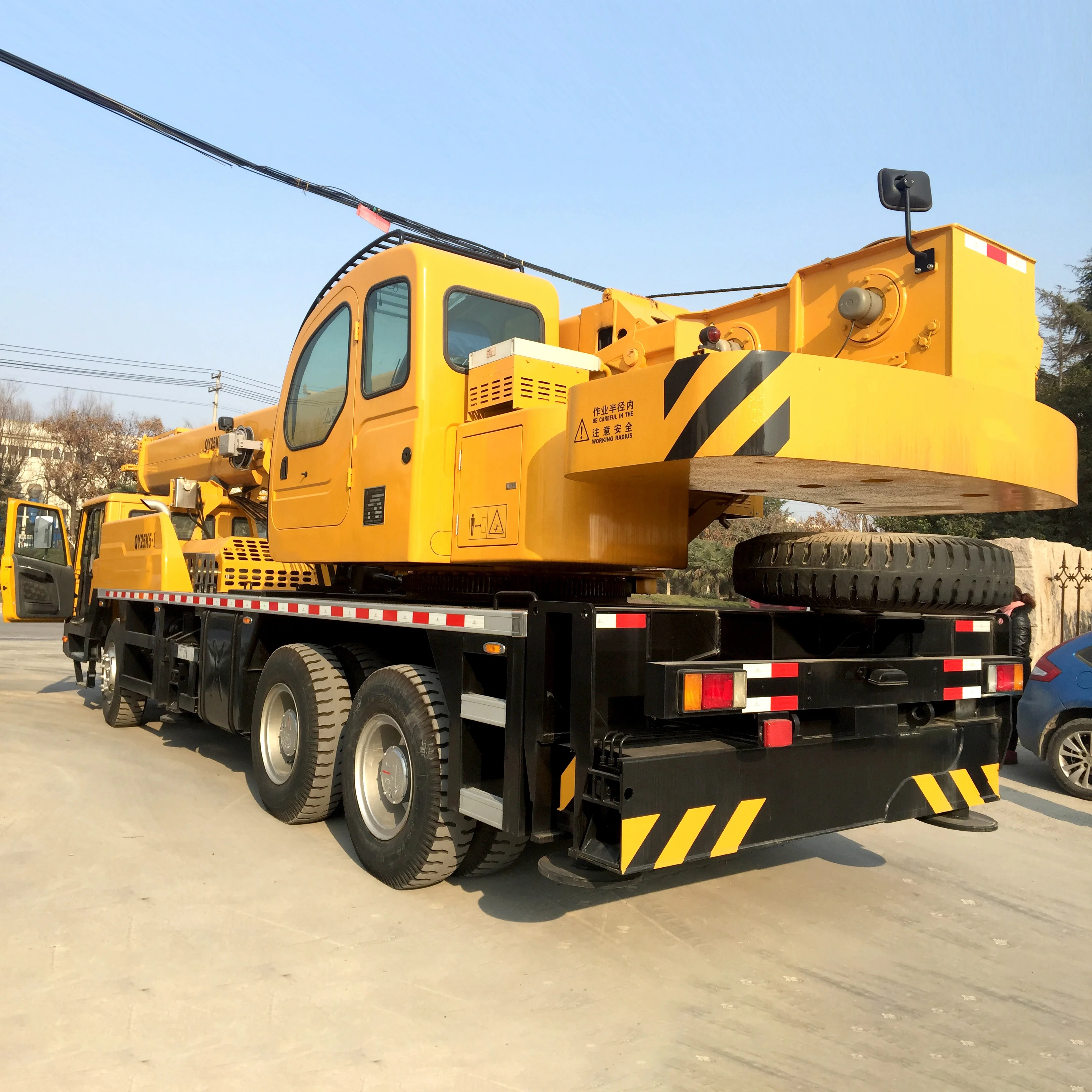 China Export Truck Crane Mini Crane 25t With Excellent Road ...