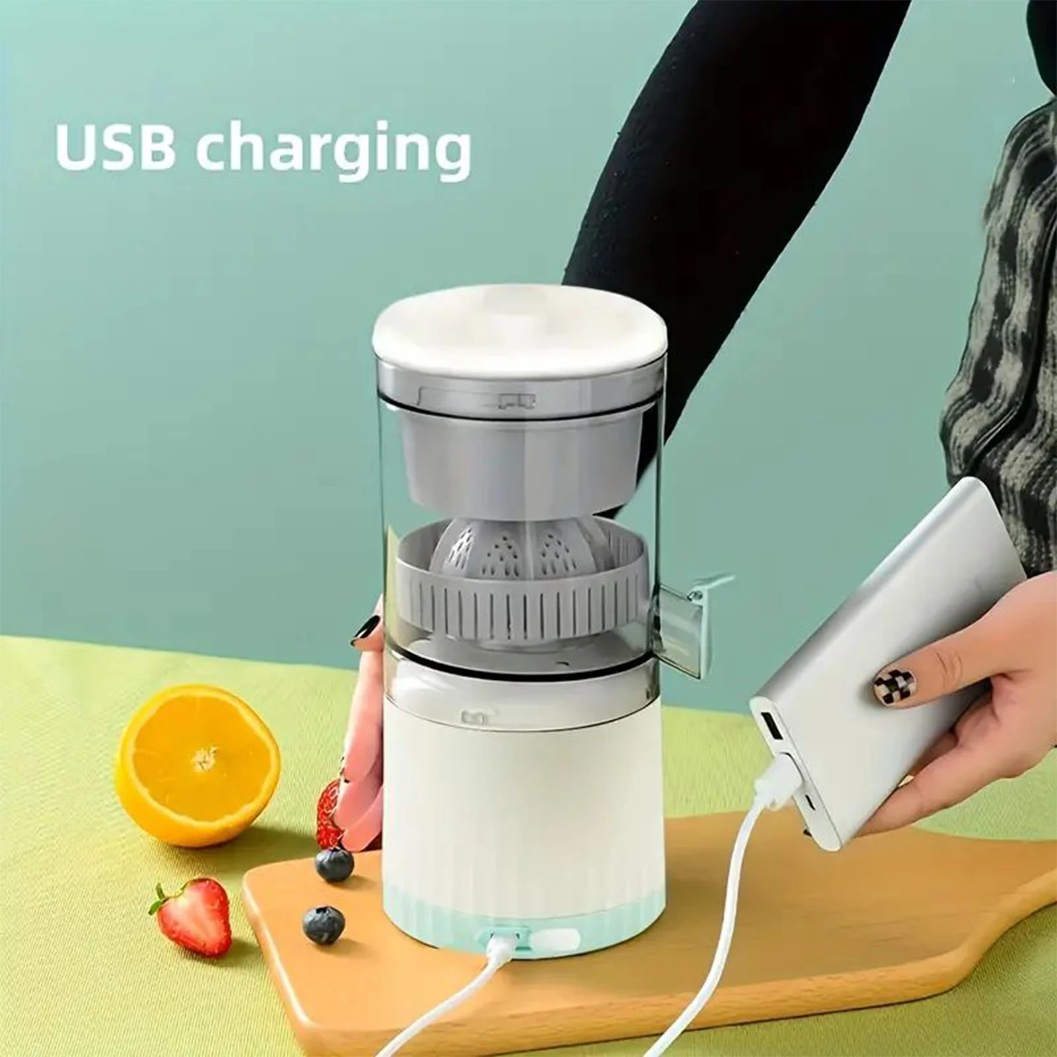 Portable Mini Fruit Juicer - Efficient and Easy to Use
