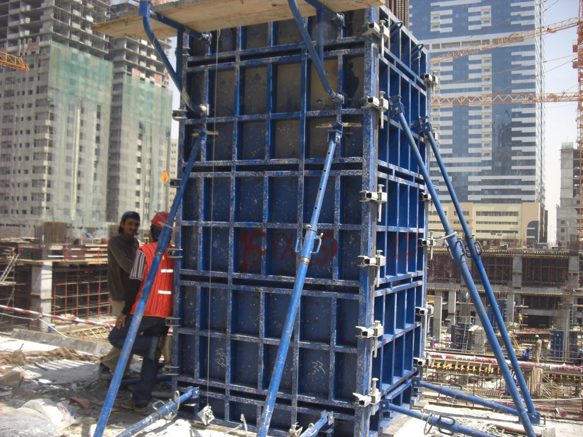 Formwork Kolom Bundar Baja Formwork Cetakan Kolom Beton Untuk Penuangan ...