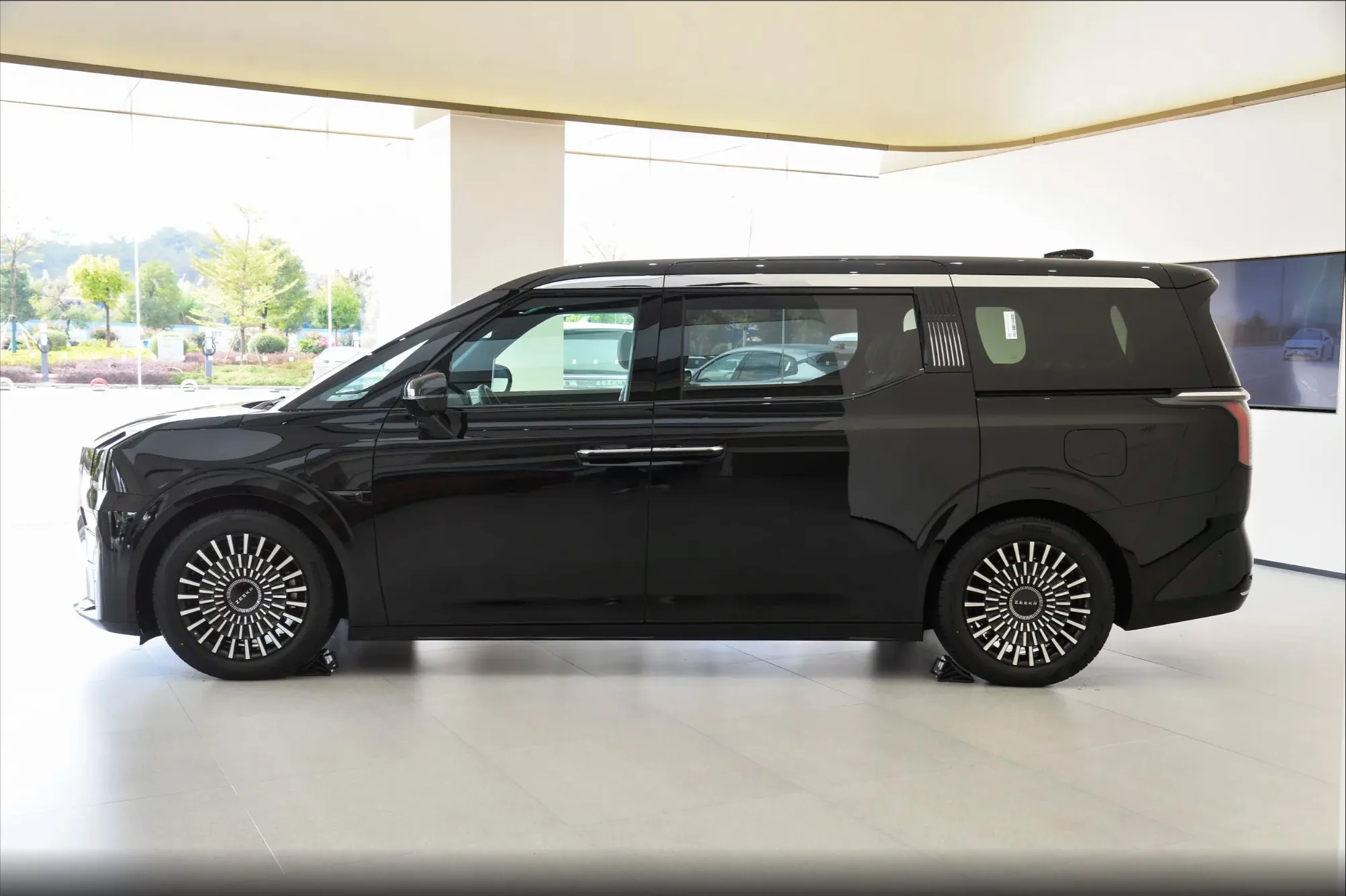 Brand New Zeekr 009 Zeeker 009 New Energy Vehicle Electric Car Ev ...