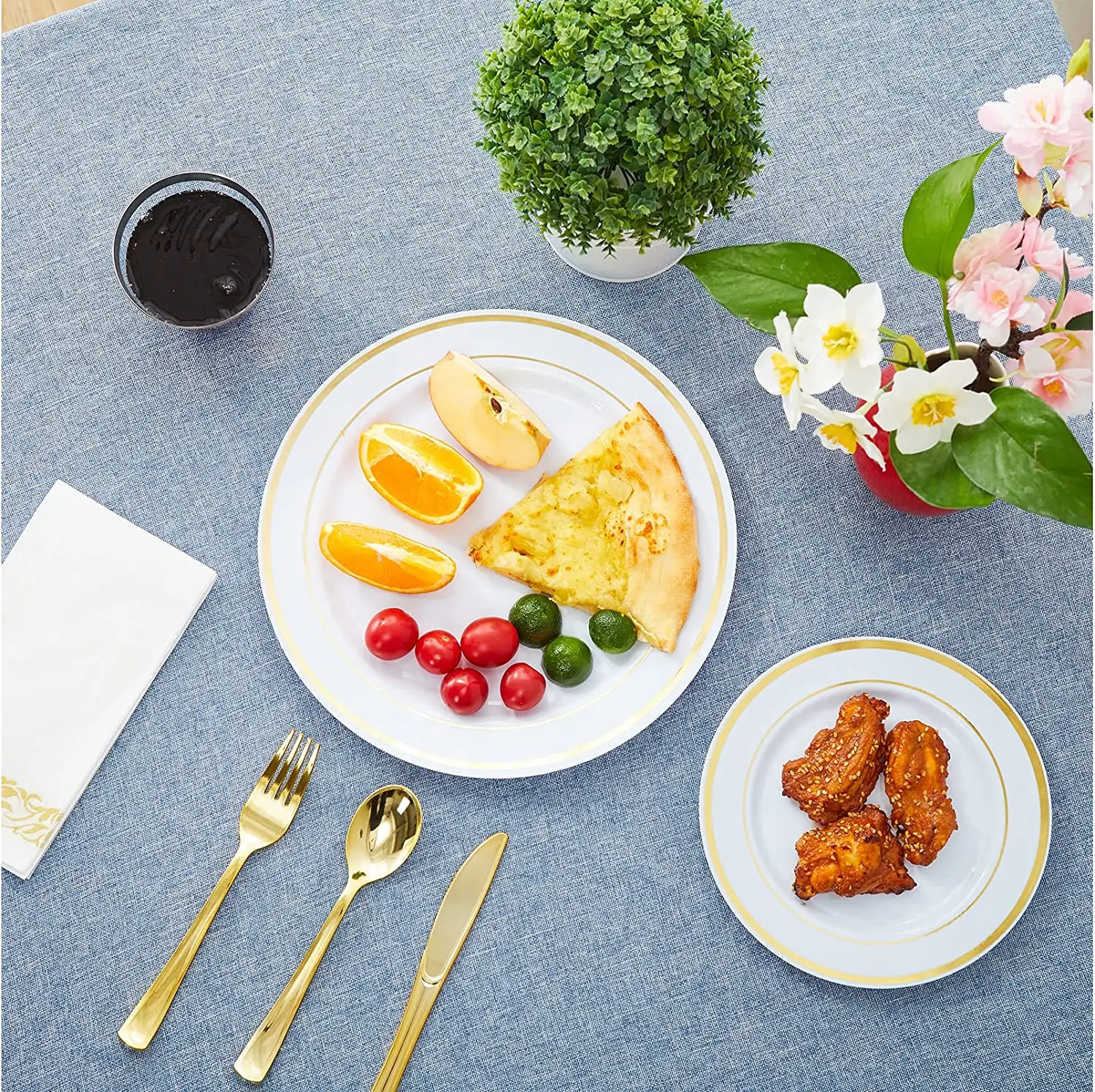 Elegant Trimmed Disposable Plastic Dinnerware Sets for Weddings