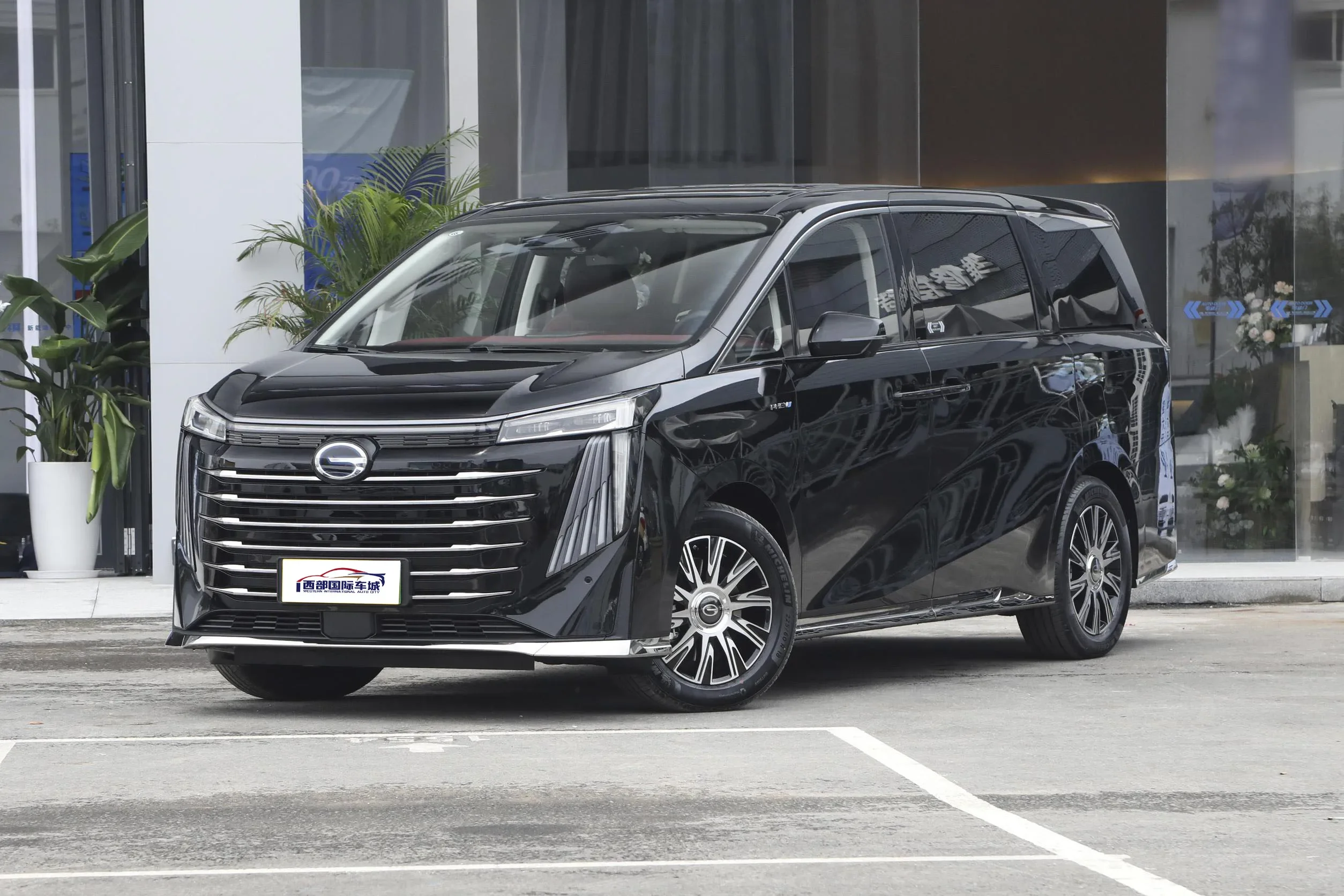 The 2024 Trumpchi E 9 Has A Range Of 1,032 Km And A 190 Hp L 4 Plug-in ...