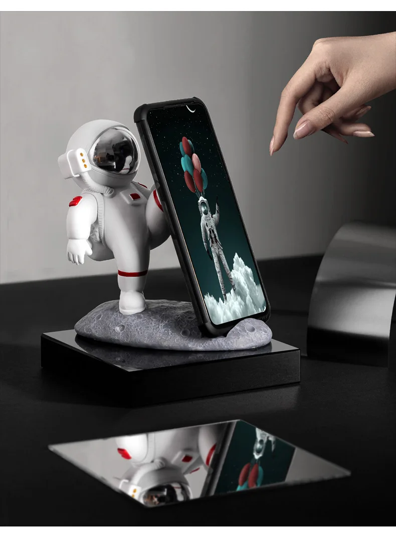 Creative Astronaut Cell Phone Holder Spaceman Series Desktop Ornament ...