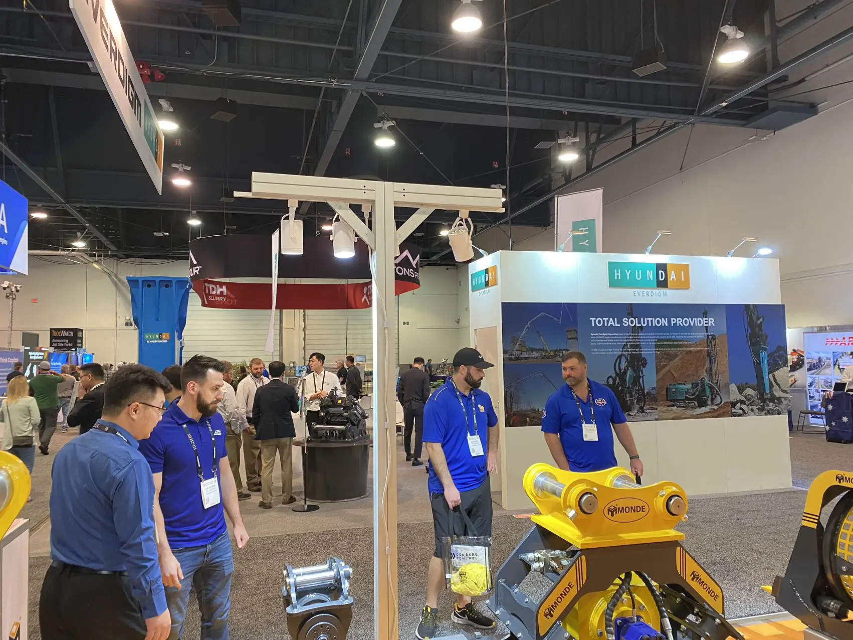 Monde Log Grapple - Efficient Wood Handling Solutions