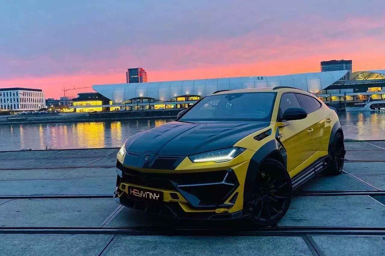Lamborghini Urus Body Kit - Keyv Style Carbon Fiber Upgrades