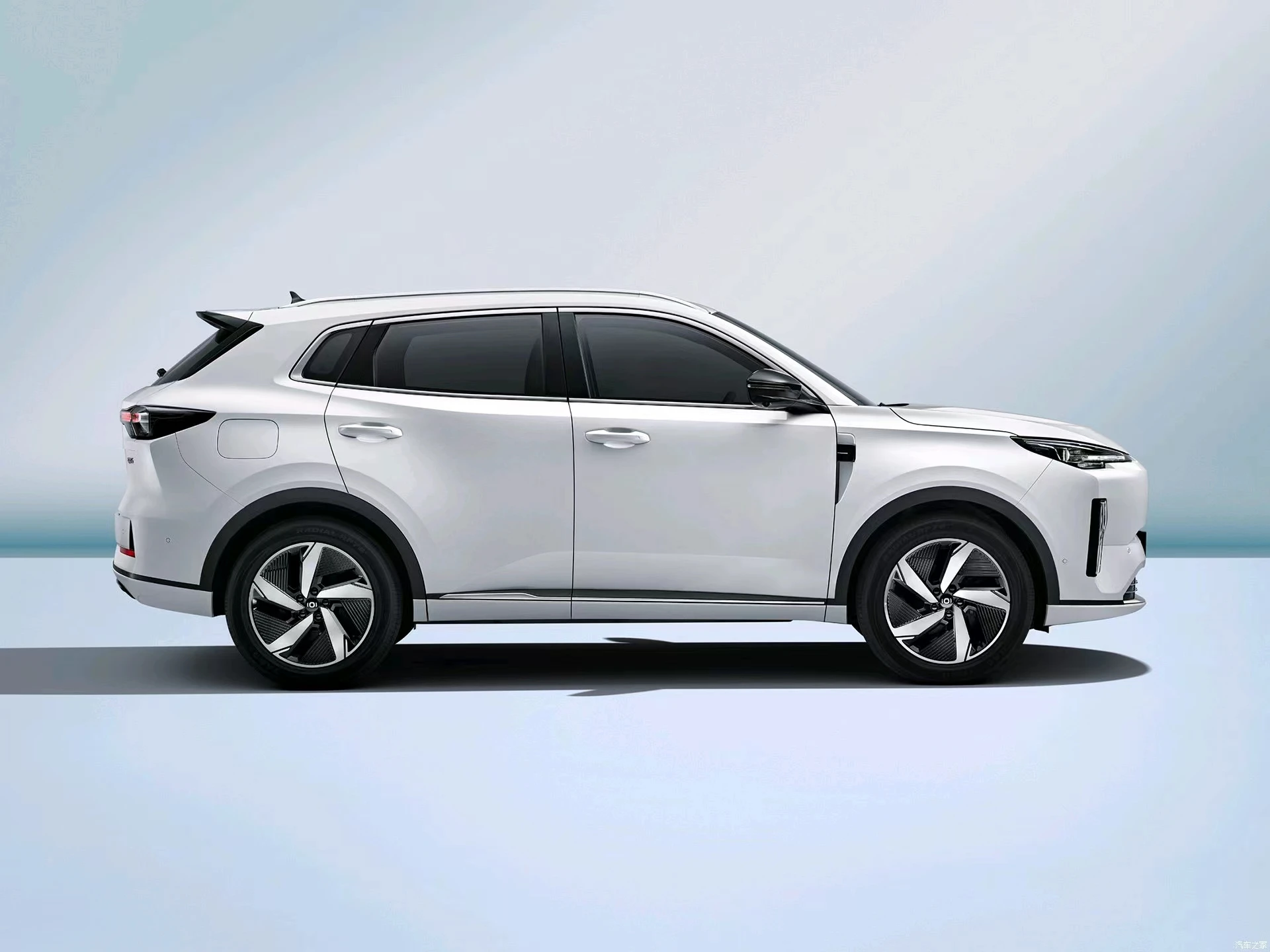 Changan Qiyuan Q05 Fuel -electric Hybrid Cende Auto Up To Date Version ...