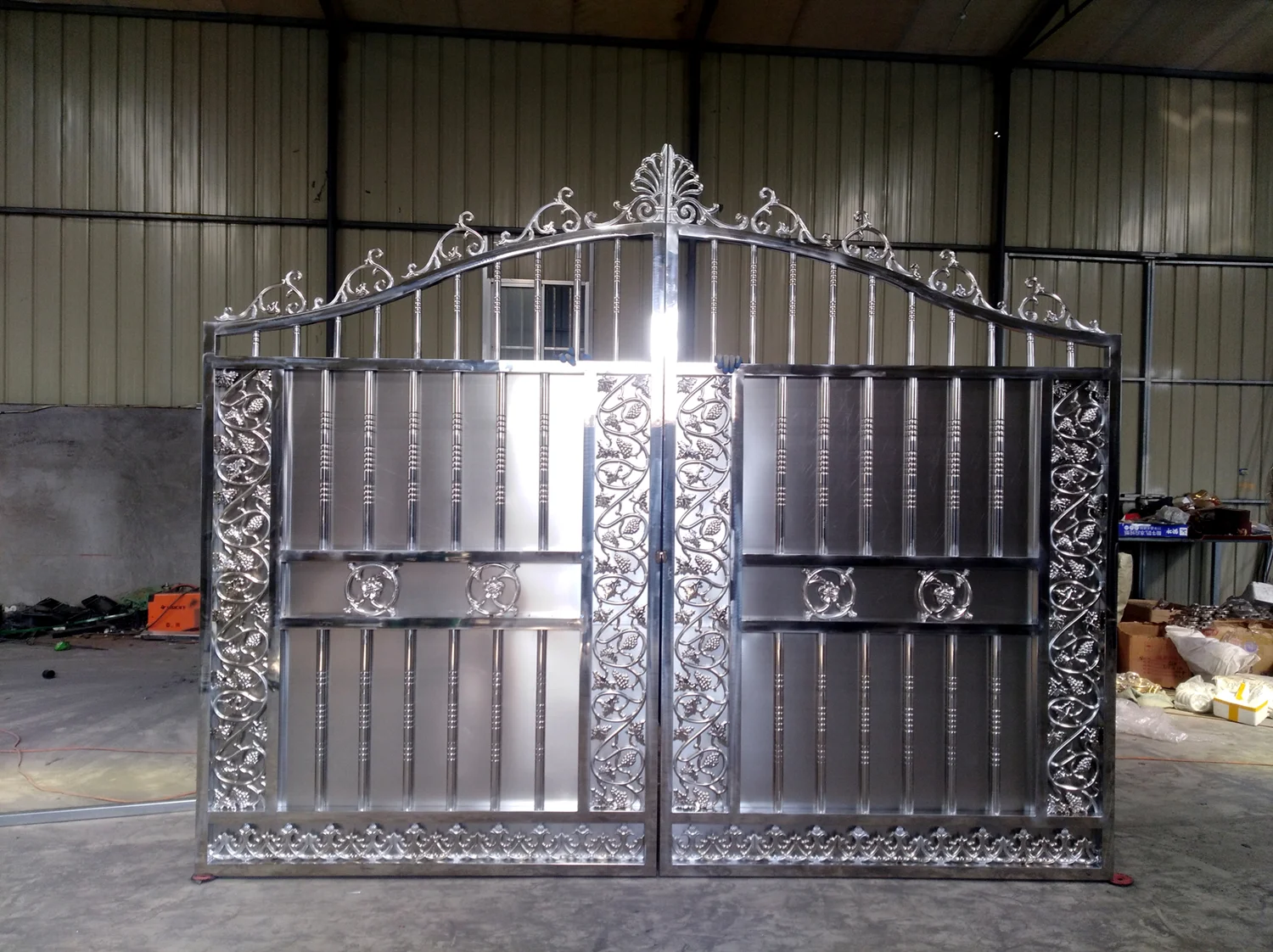 Luxury Beautiful Main Door Designs - Iron Gate for House
