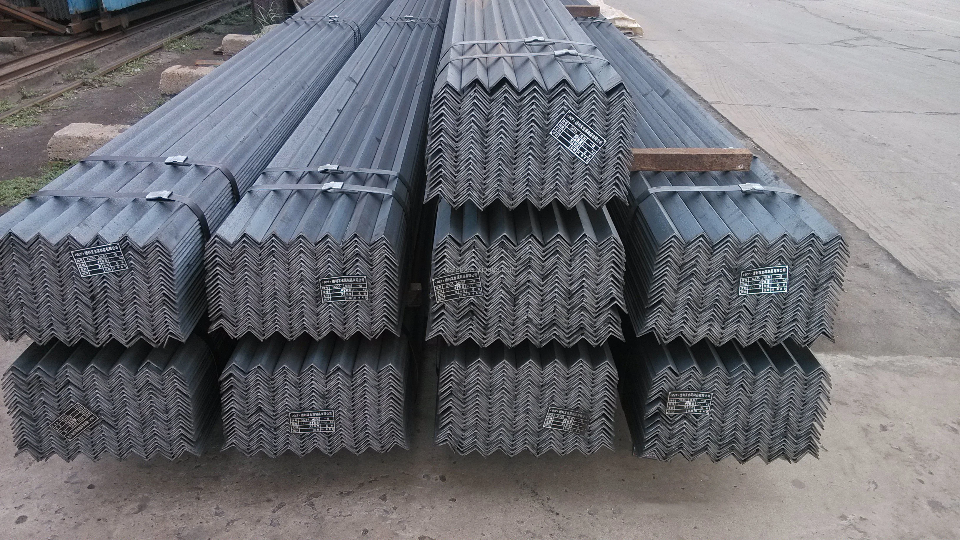 Prime Quality Hot Rolled Q235 7 Iron Angle 100x100x10 40x40x3 Equal ...