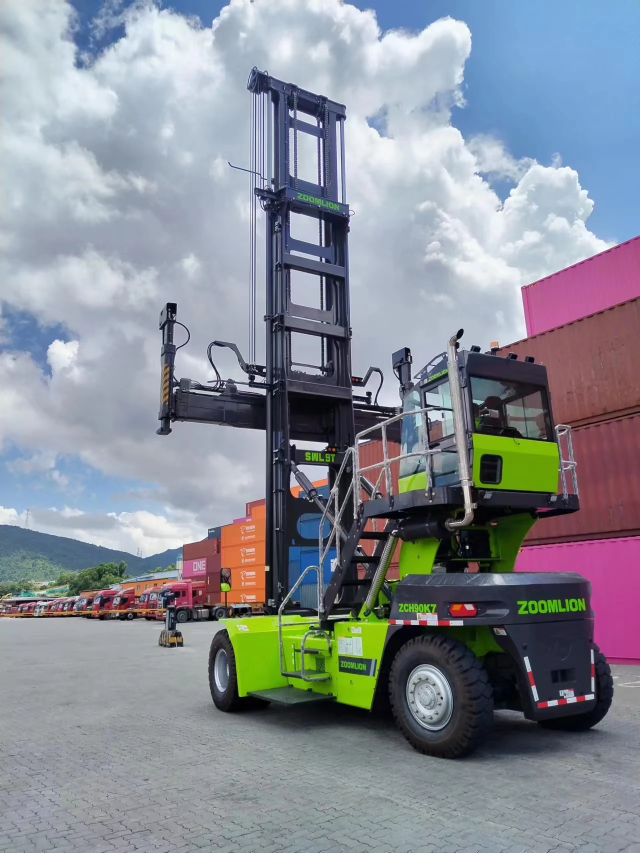 Zch90k8 Electric Empty Container Handler Stack Port Forklft Empty ...
