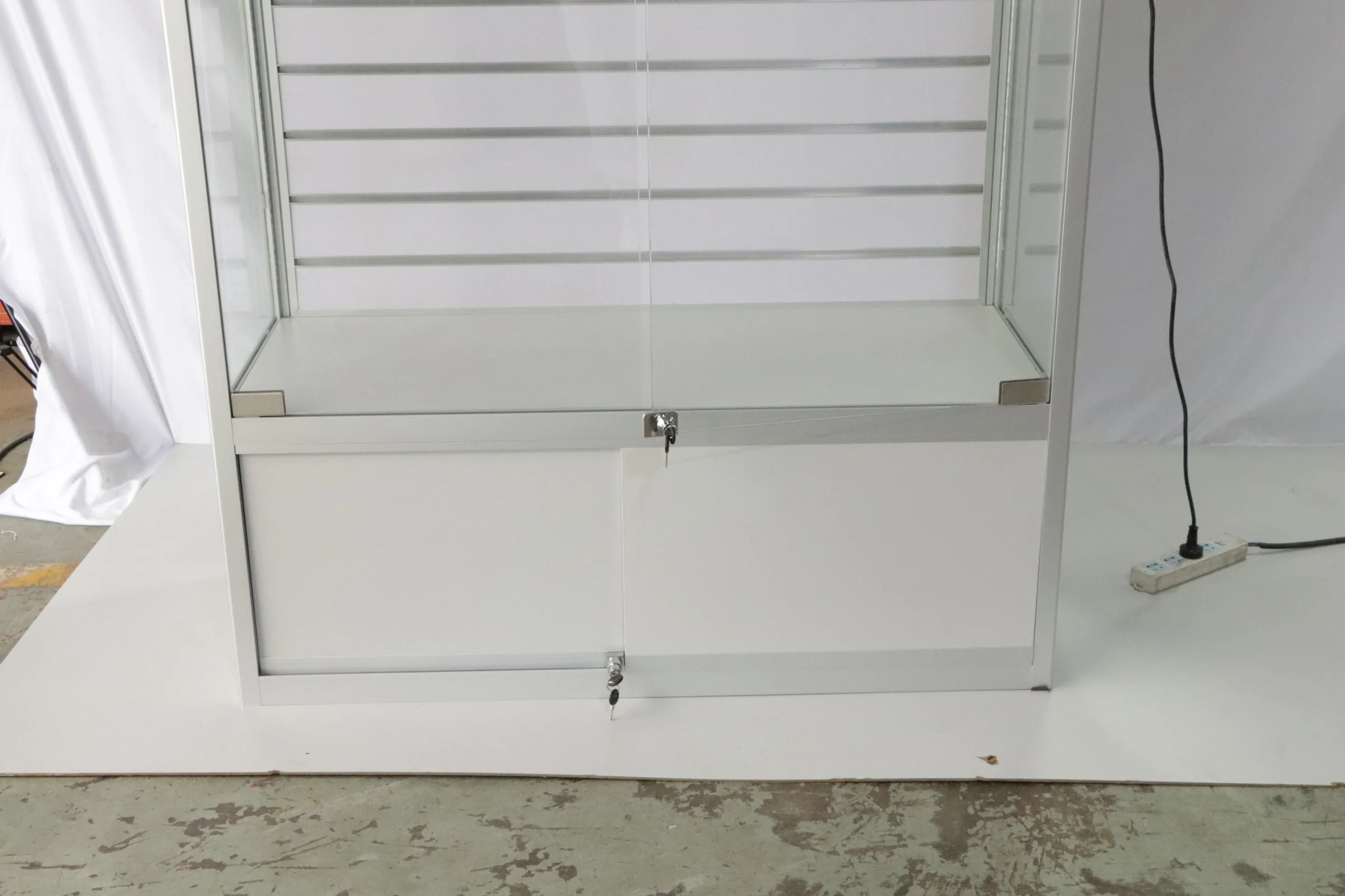 Slatwall Backing Display Cabinet with Aluminum Frame Vertical Hanging ...