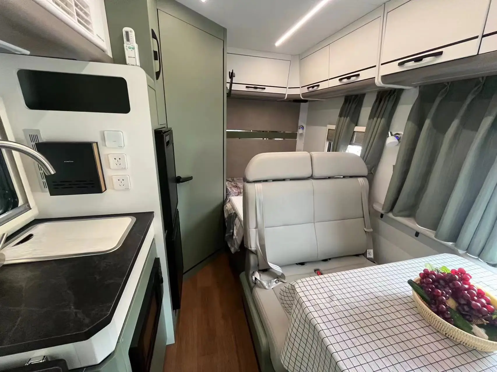 Maxus Explorer Interstellar H - 4 Seater Diesel RV Motorhome