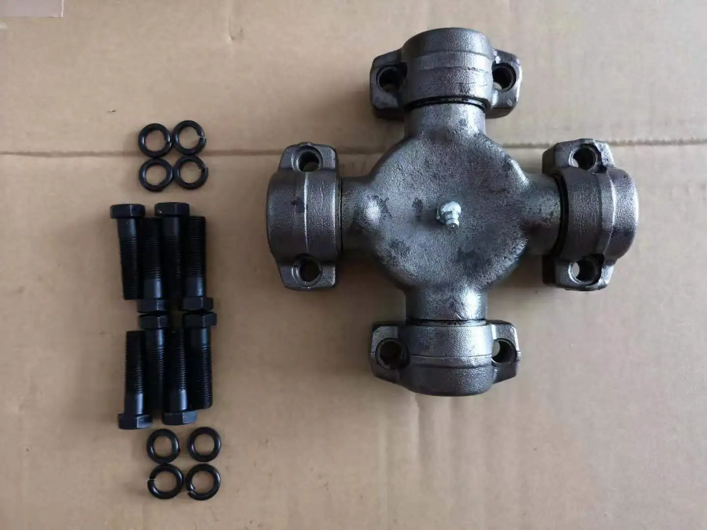 Universal Joint Cross 1373001001 GUIS67 for Isuzu Heavy Trucks ...