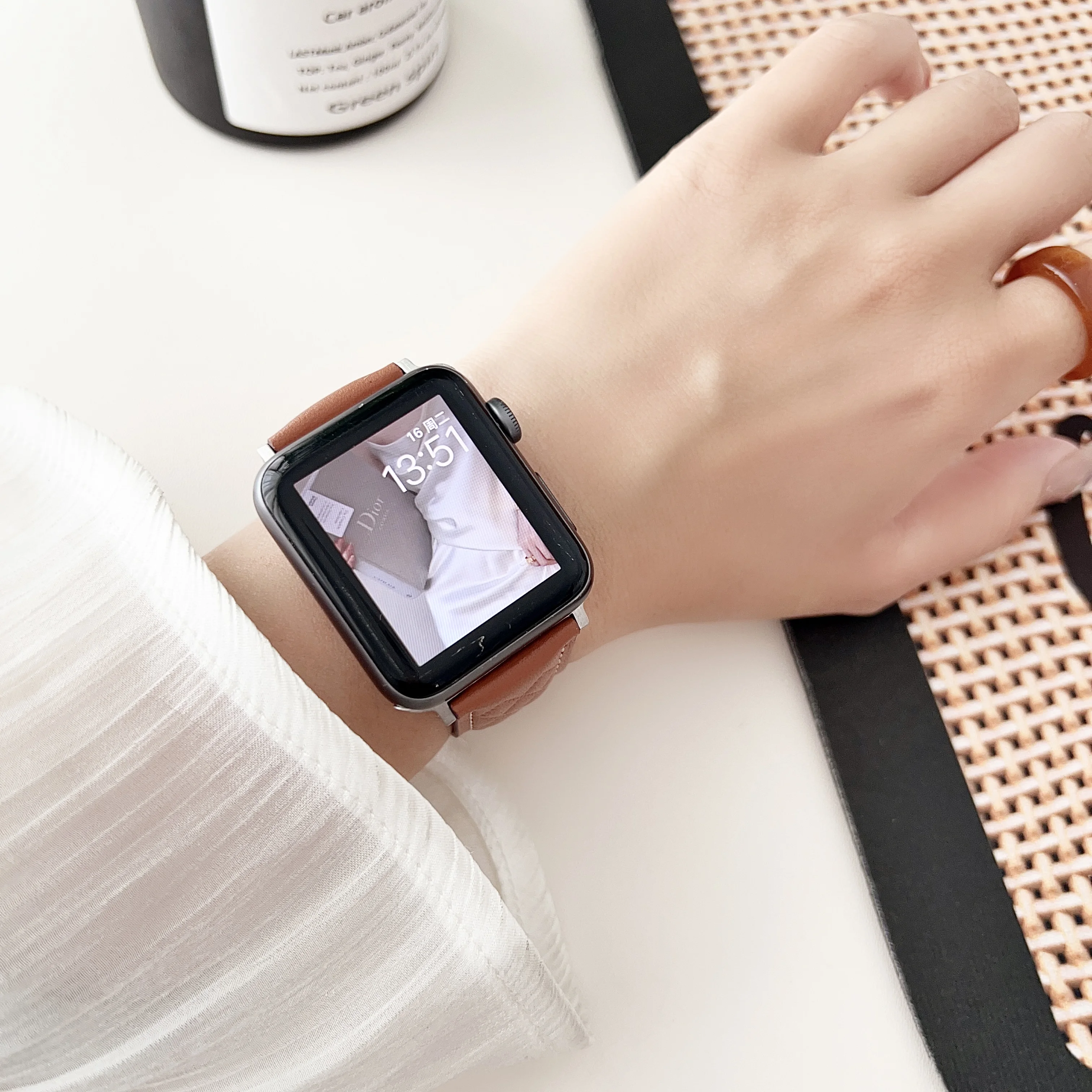 Luxury Designer Diamond Texture Strap Magnetic Quick Release Retro ...