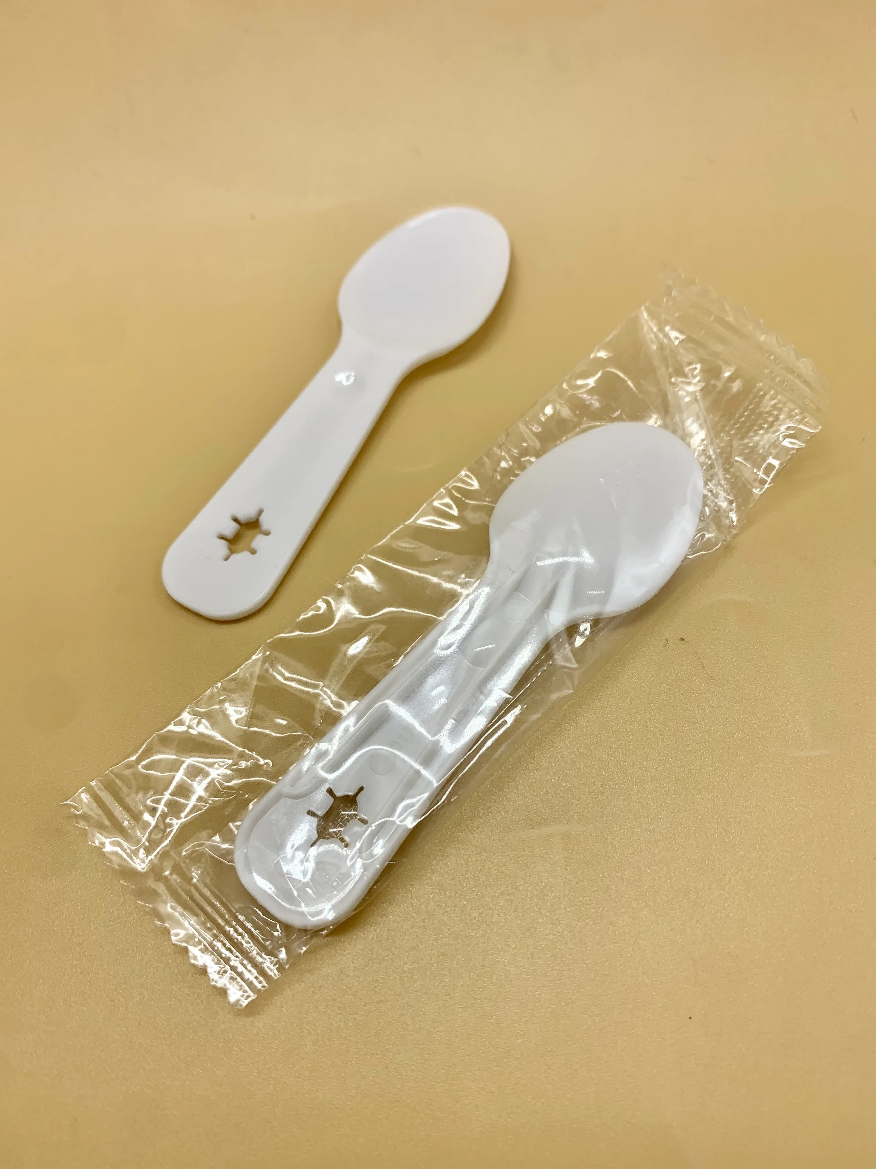 Disposable Wrapped Mini Plastic Spoon for Ice Cream Soup Jelly Food ...