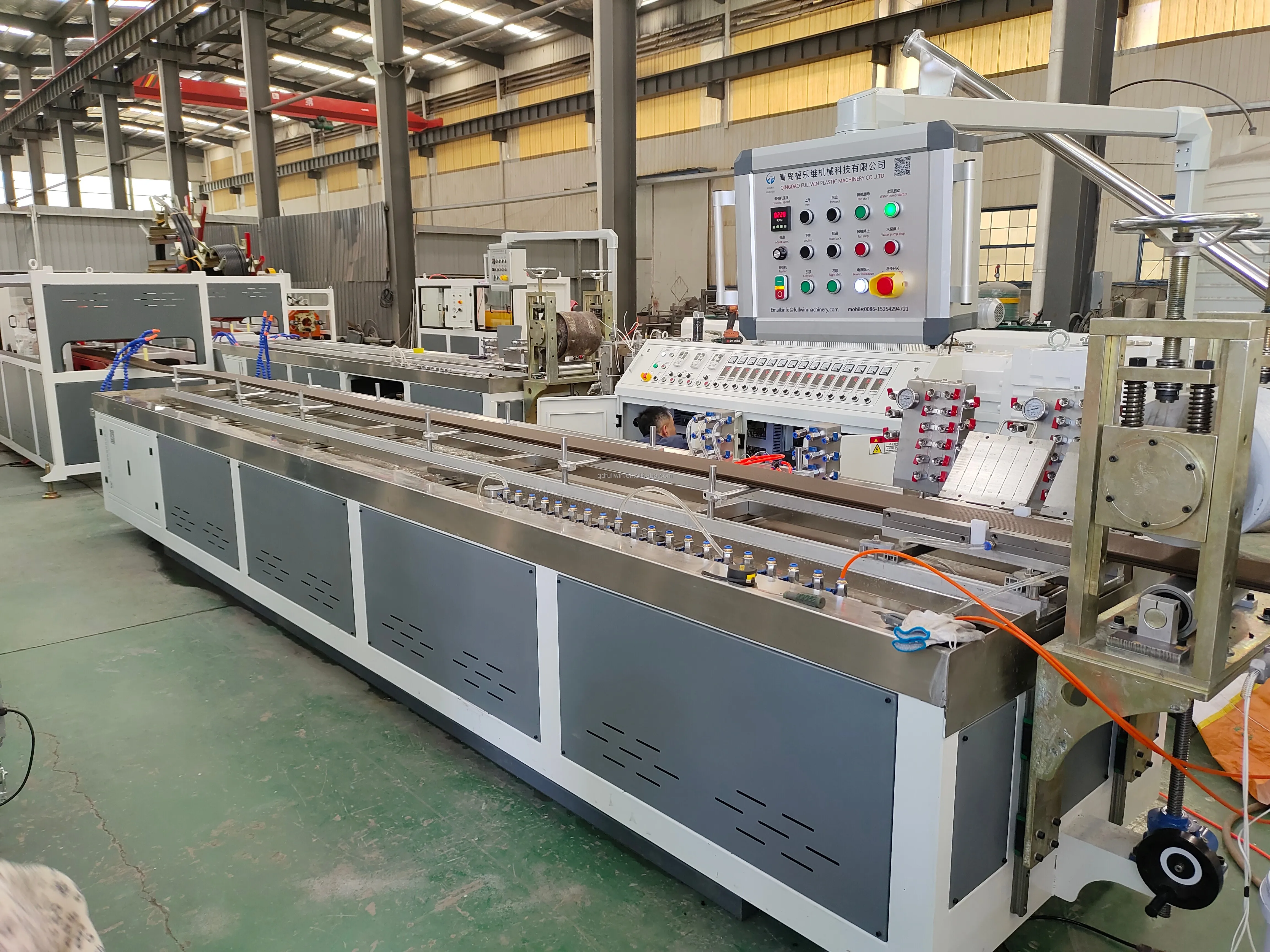 Outdoor WPC Wall Panel Cladding Decking WPC Profiles Making Machine PE ...