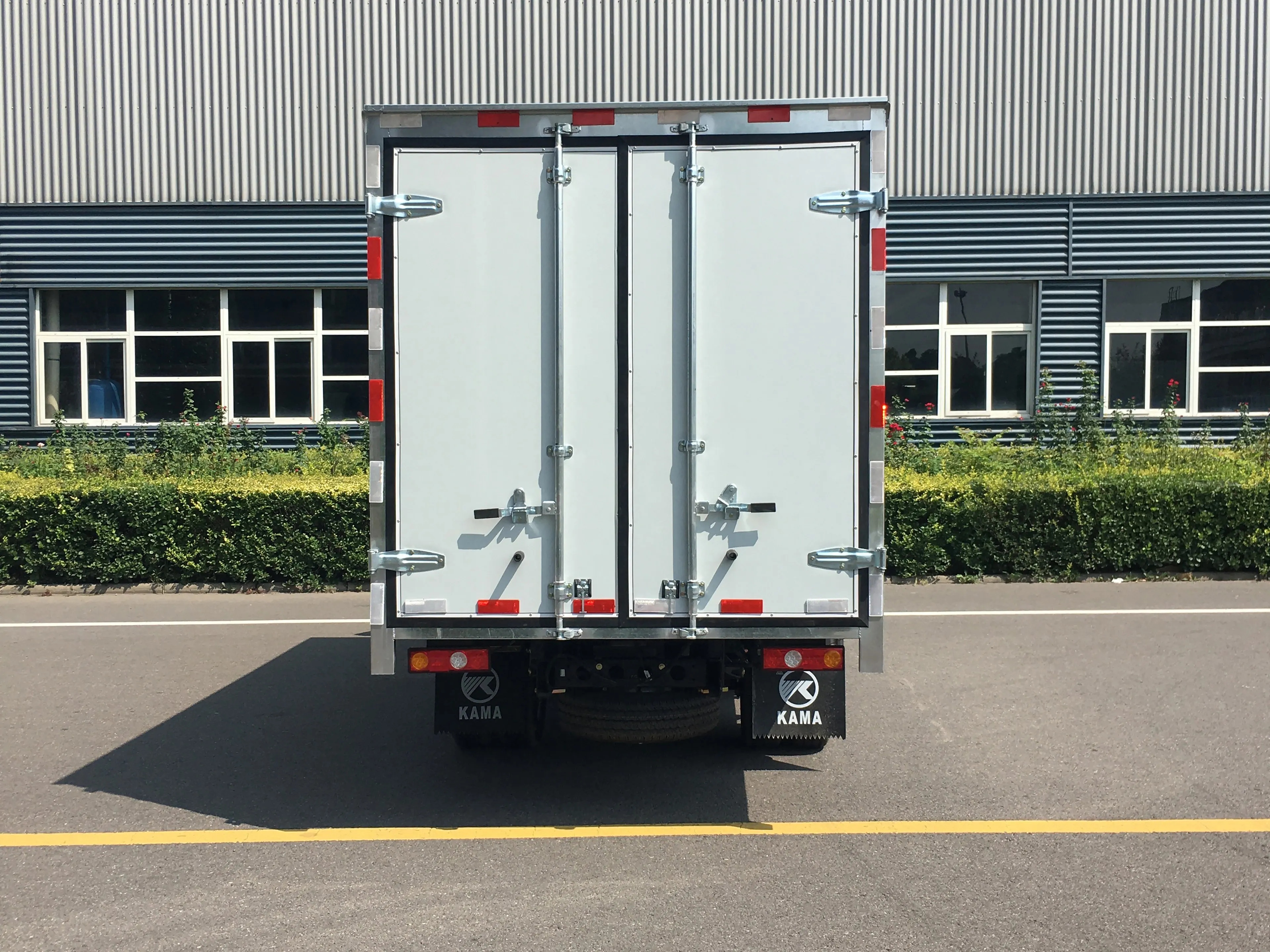 Buy 2024 Electric Mini Truck 6x2 Kama Evx1 Single Row 58.9kwh Mini Box ...