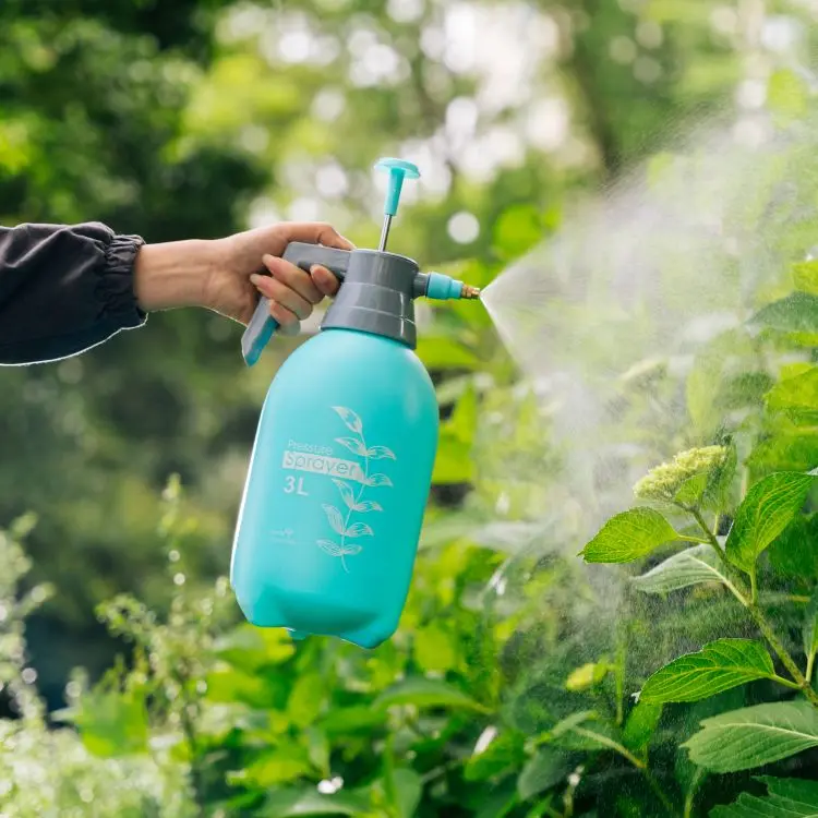 Custom Aerosol Spray Bottle Plastic Watering Can For Indoor Gardening ...