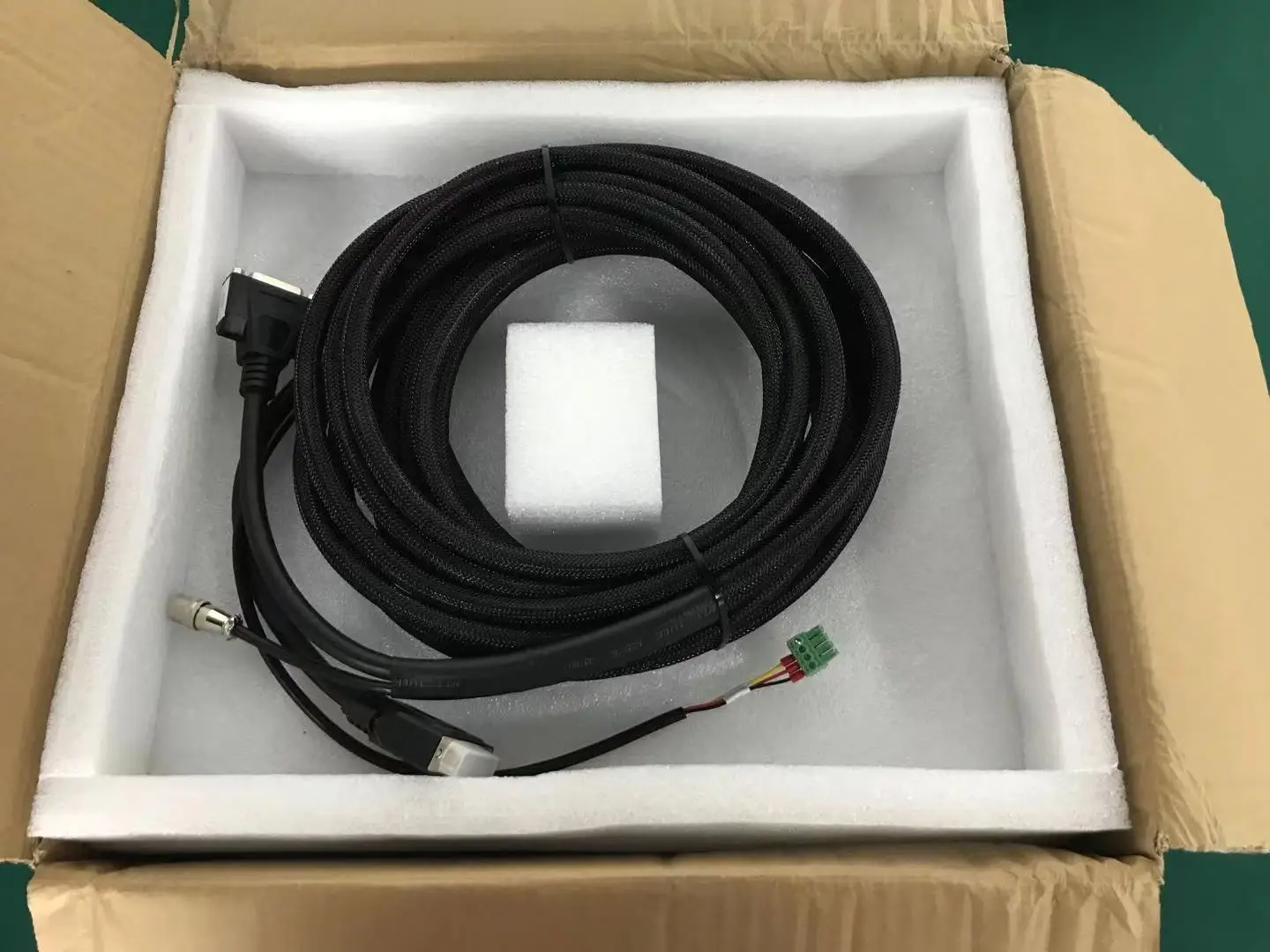 2kw 4 In 1 Raytools Bw101-gs Hand Type Single Wobble Fiber Laser ...