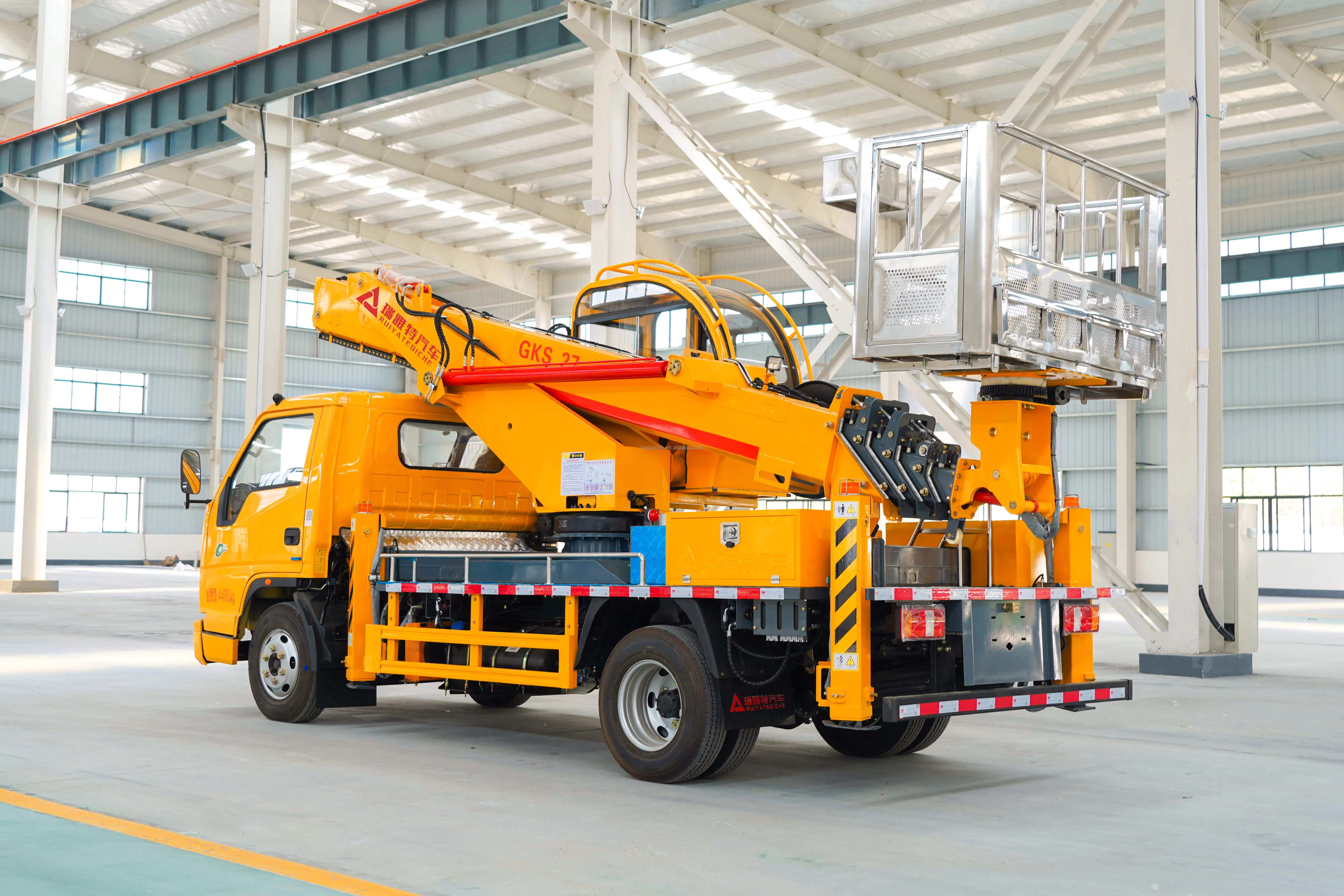 JMC 23m 27m 30m Bucket Truck Boom Lift Aerial Platform Truck Telescopic ...