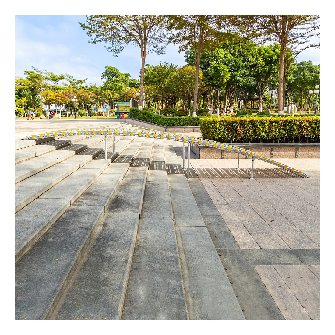 Portable Handicapped Stairs Wheelchair Ramp Expand Container Loading ...