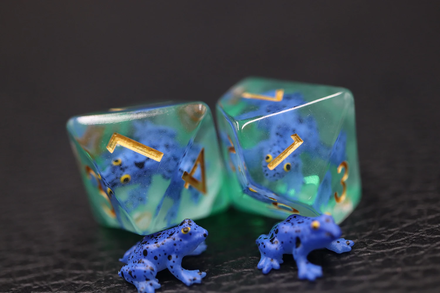 Custom Resin Polyhedral Dice - Blue Frog Inclusion Dnd Set