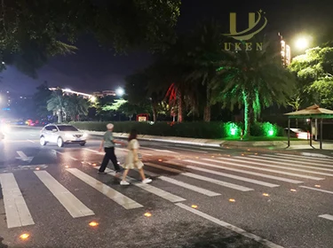 Embedded Solar Road Stud LED Traffic Light for Safe Crosswalks ...